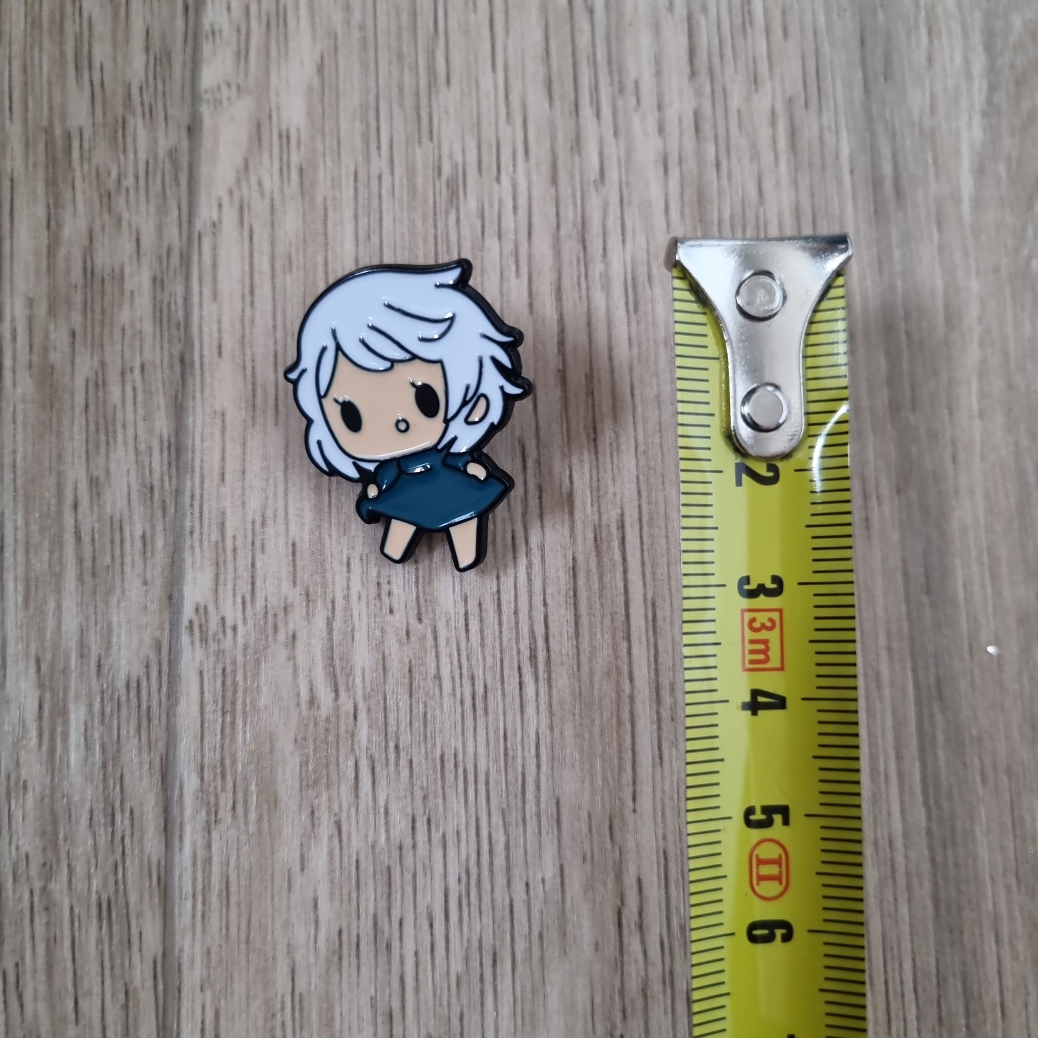 DET LEVANDE SLOTTET Enamel Pin | Ghibli Pin | A.. | Köp på Tradera ...