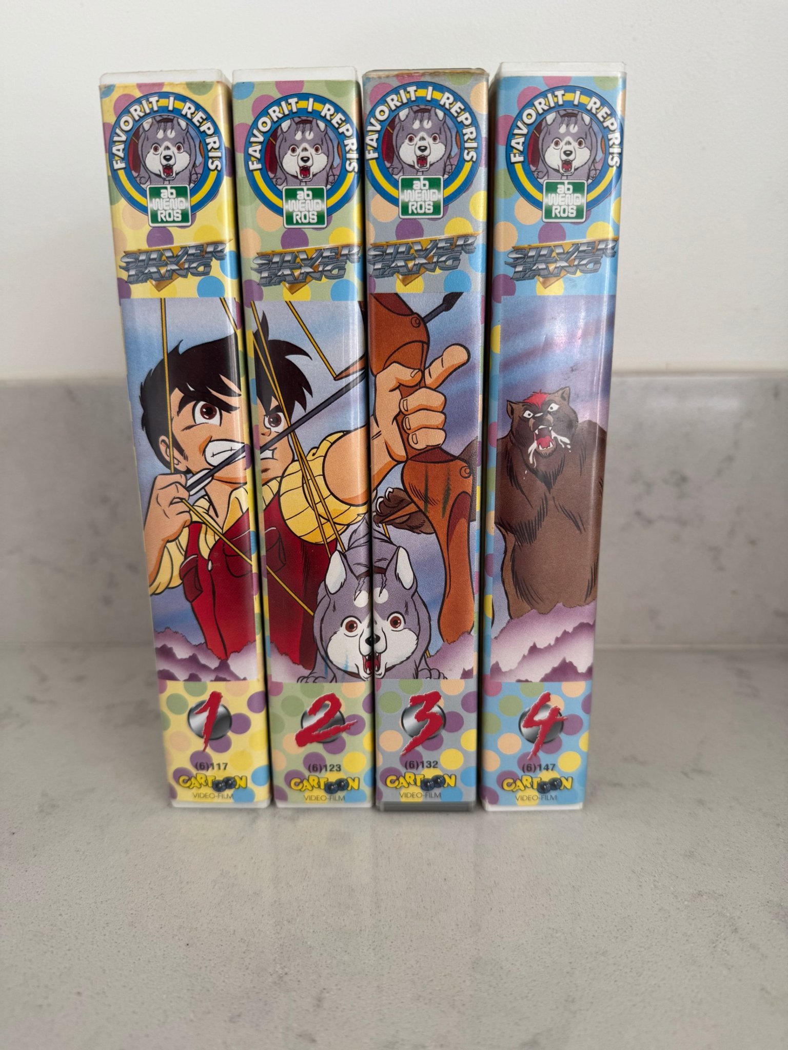 Se produkter som liknar Silver Fang VHS - Komplett Sa.. på Tradera ...