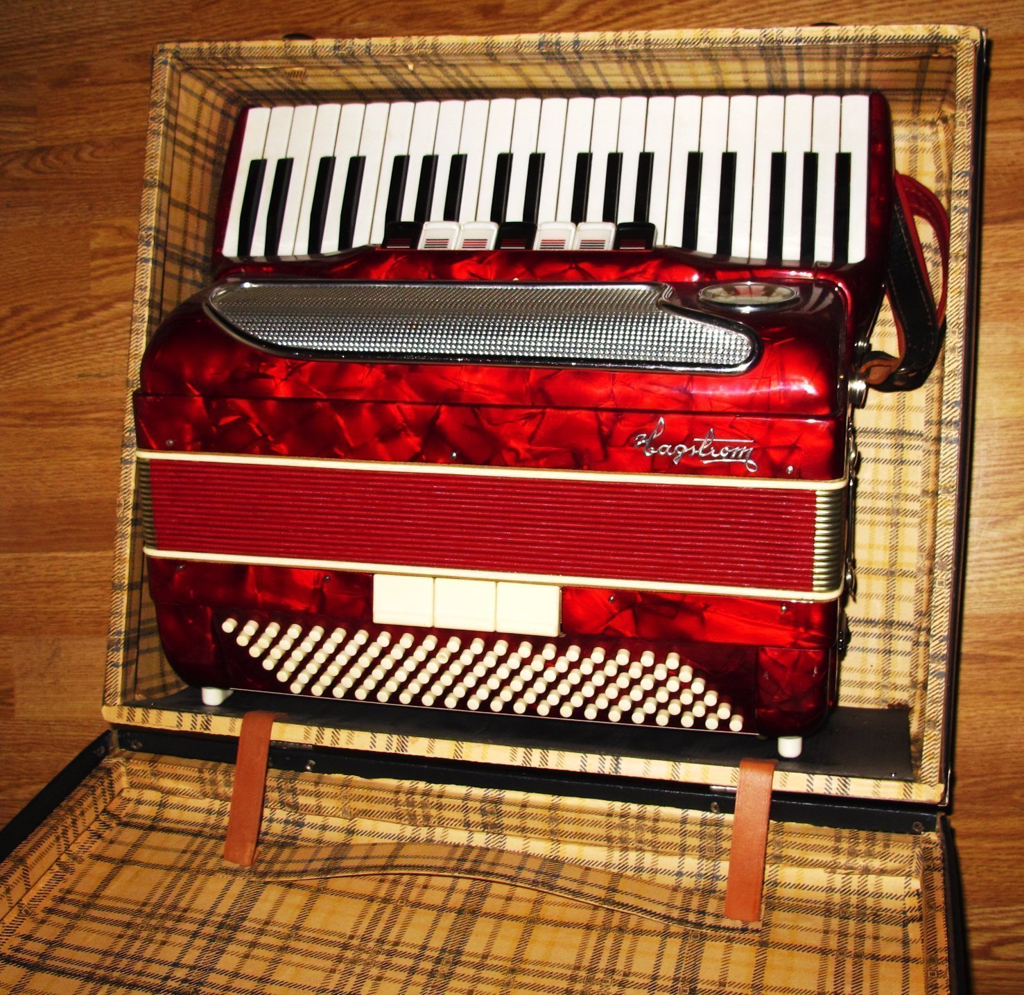 SUPERFIN *^HAGSTROM ^* DRAGSPEL | Köp på Tradera (562055757)