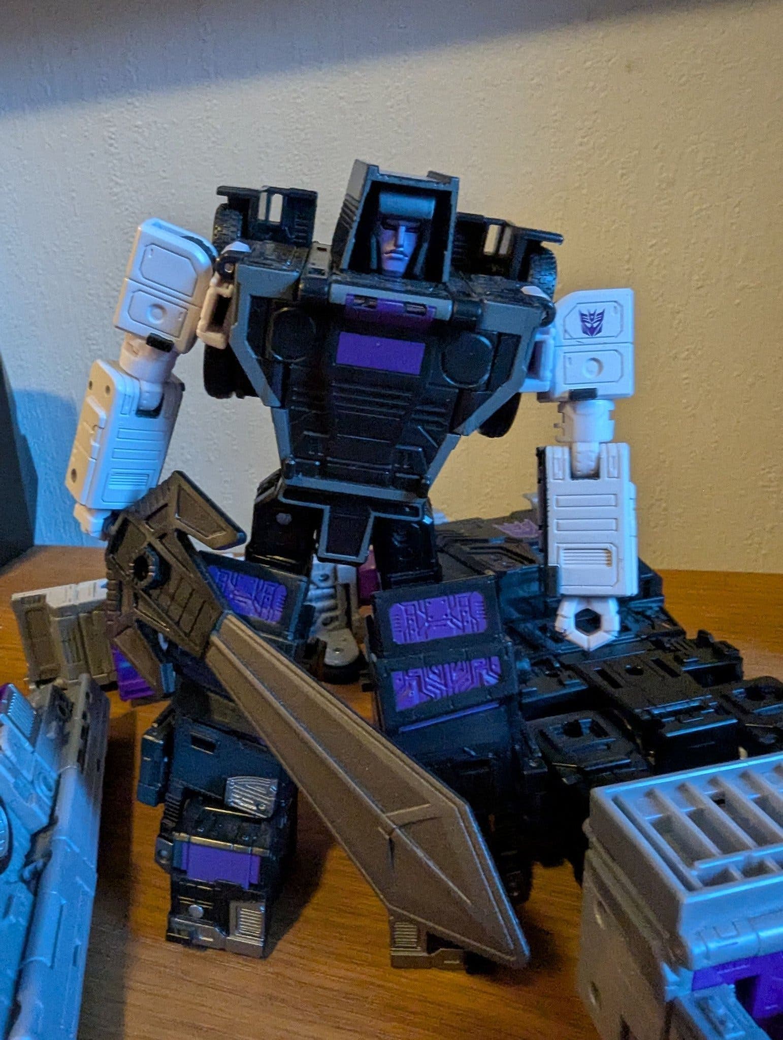 Transformers Legacy Motormaster (komplett) | Köp på Tradera (679741684)