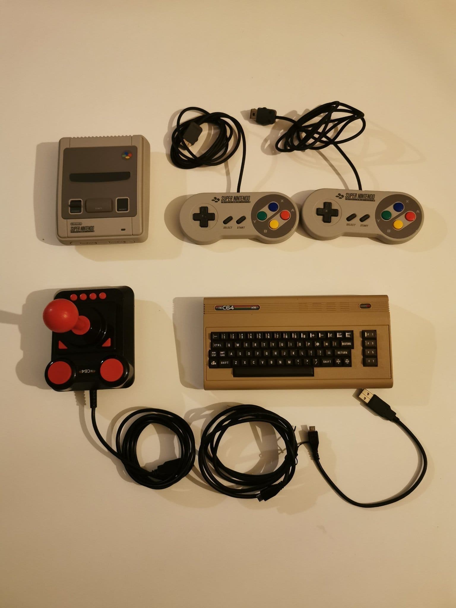 Se produkter som liknar SNES classic mini + Commodore.. på Tradera ...