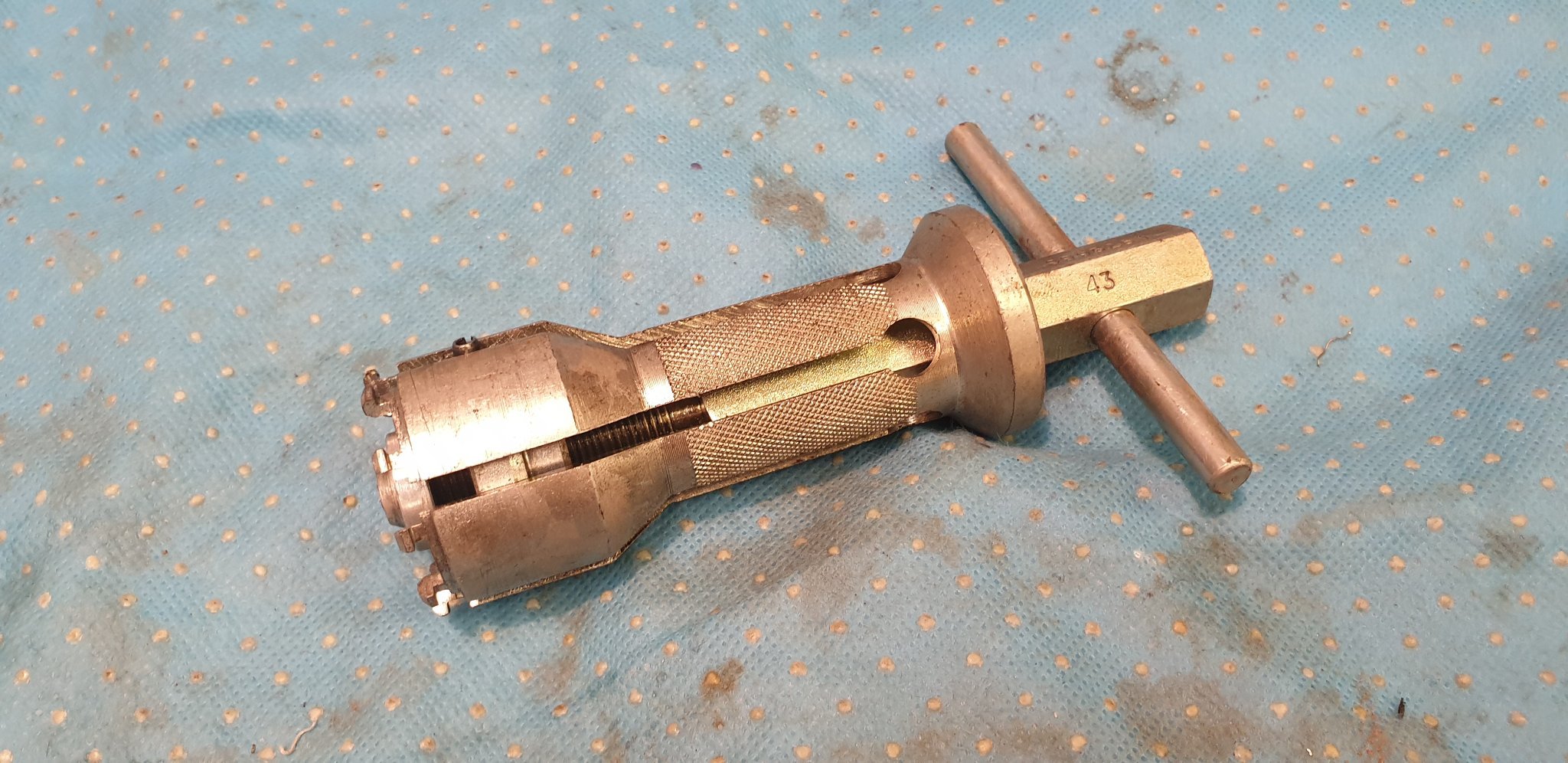 Volvo verktyg SVO 5261 Avdragare Lager mellanax.. (421971328) ᐈ Köp på ...