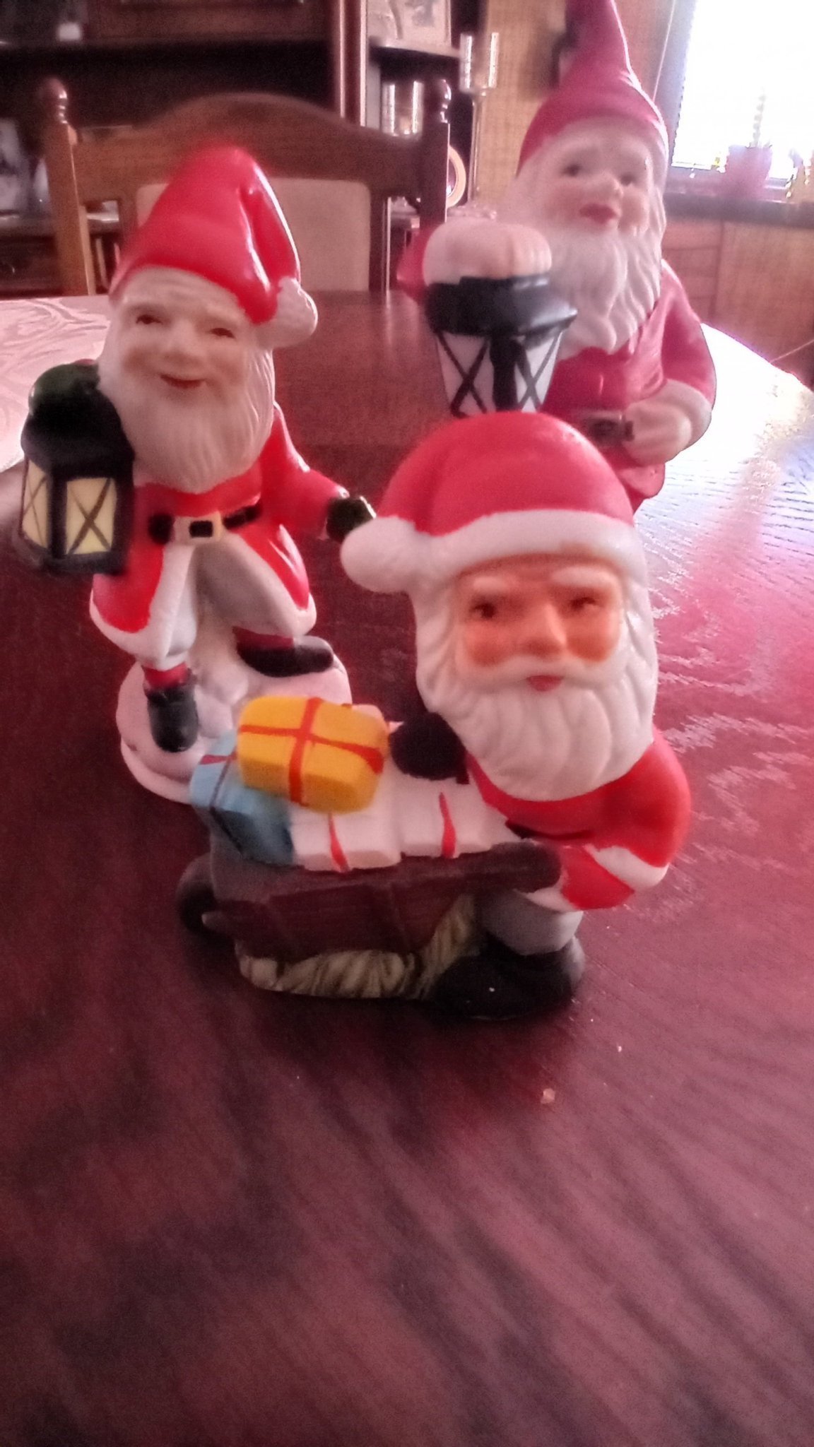 Se produkter som liknar 3 st tomtar med lykta och jul.. på Tradera ...