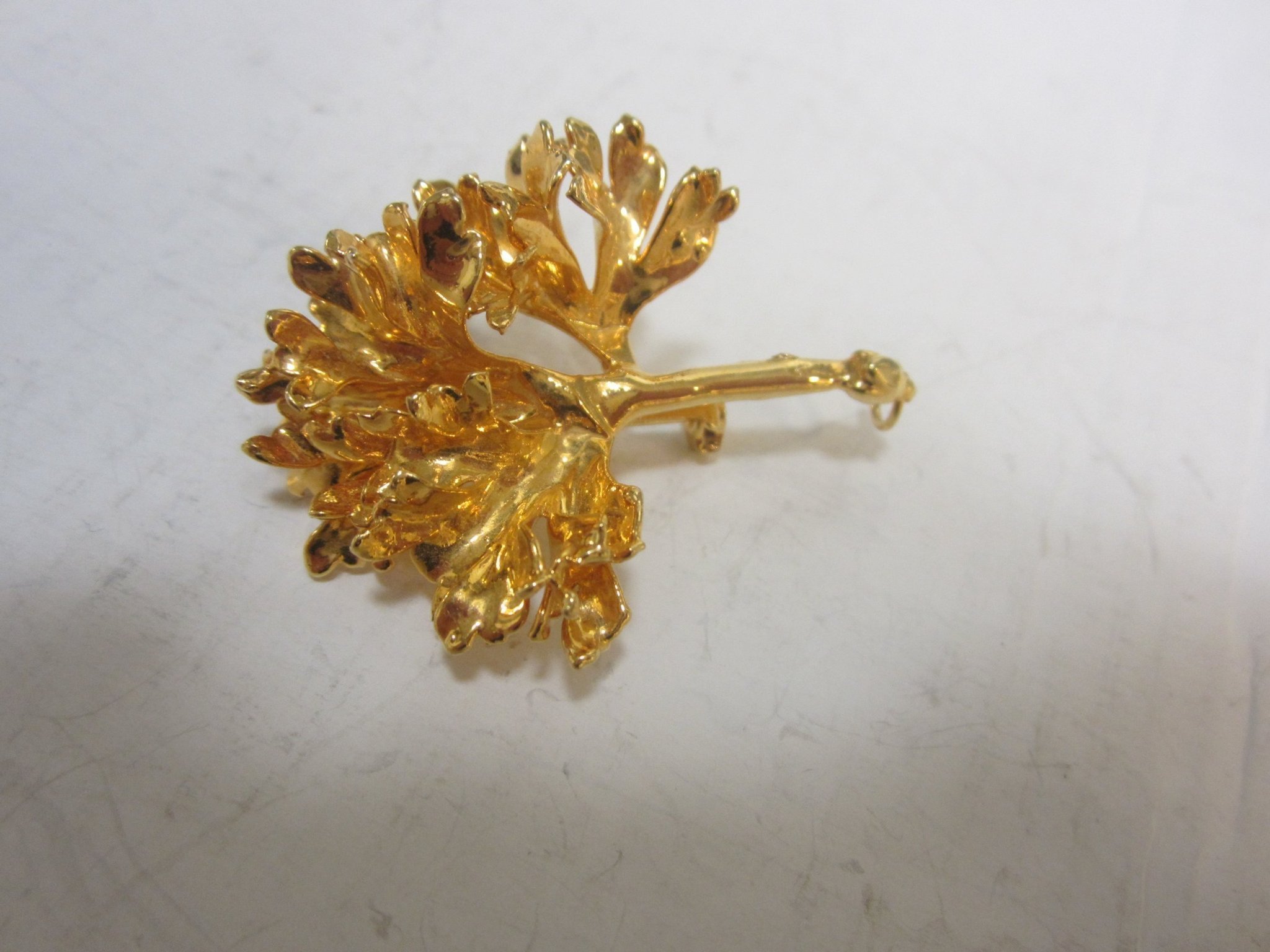 Brosch/hänge i förgylld metall | Köp på Tradera (697431909)