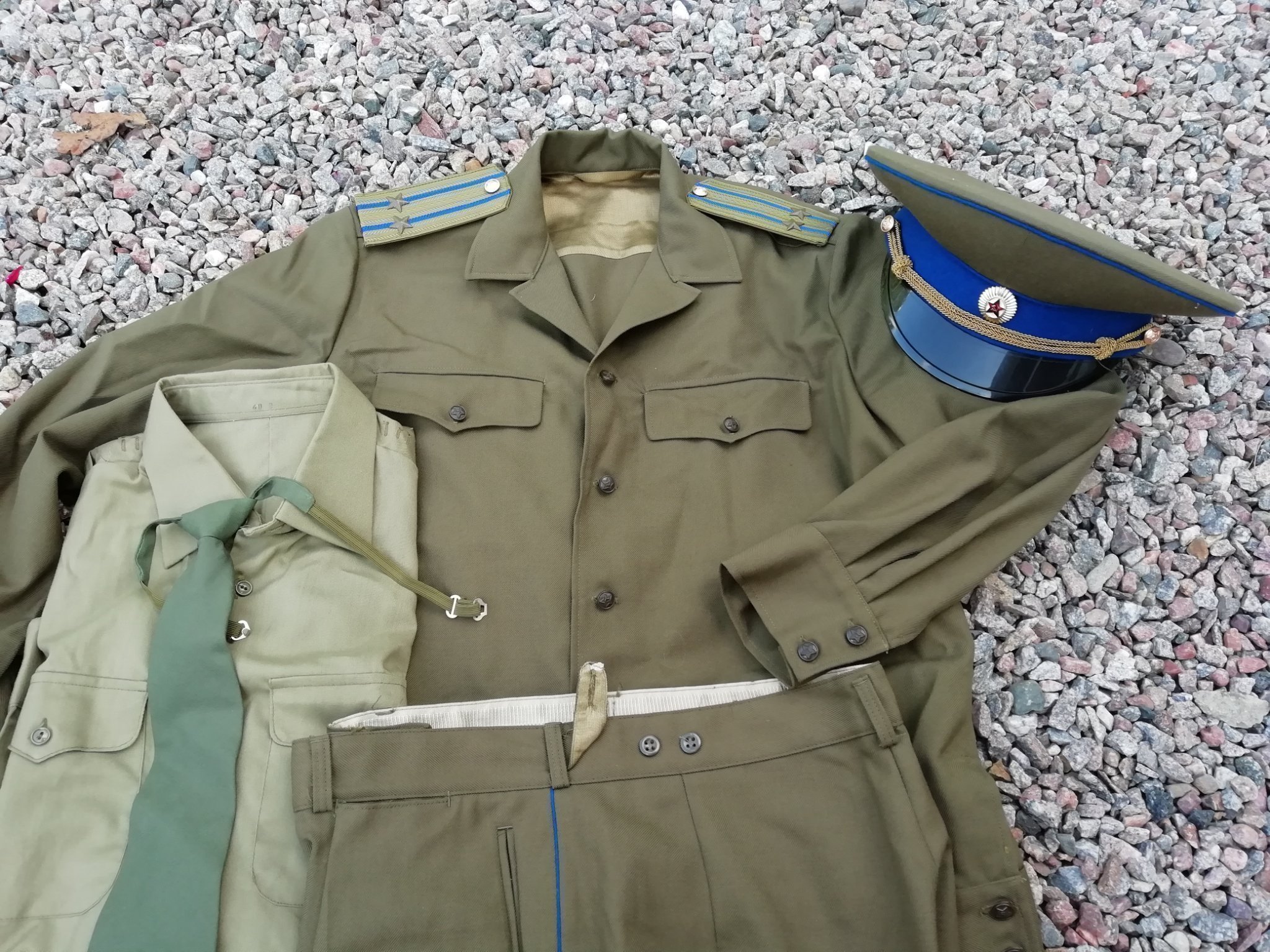 SOVJET KGB OFFICER UNIFORM KOMPLETT 1980-TALET .. | Köp på Tradera ...