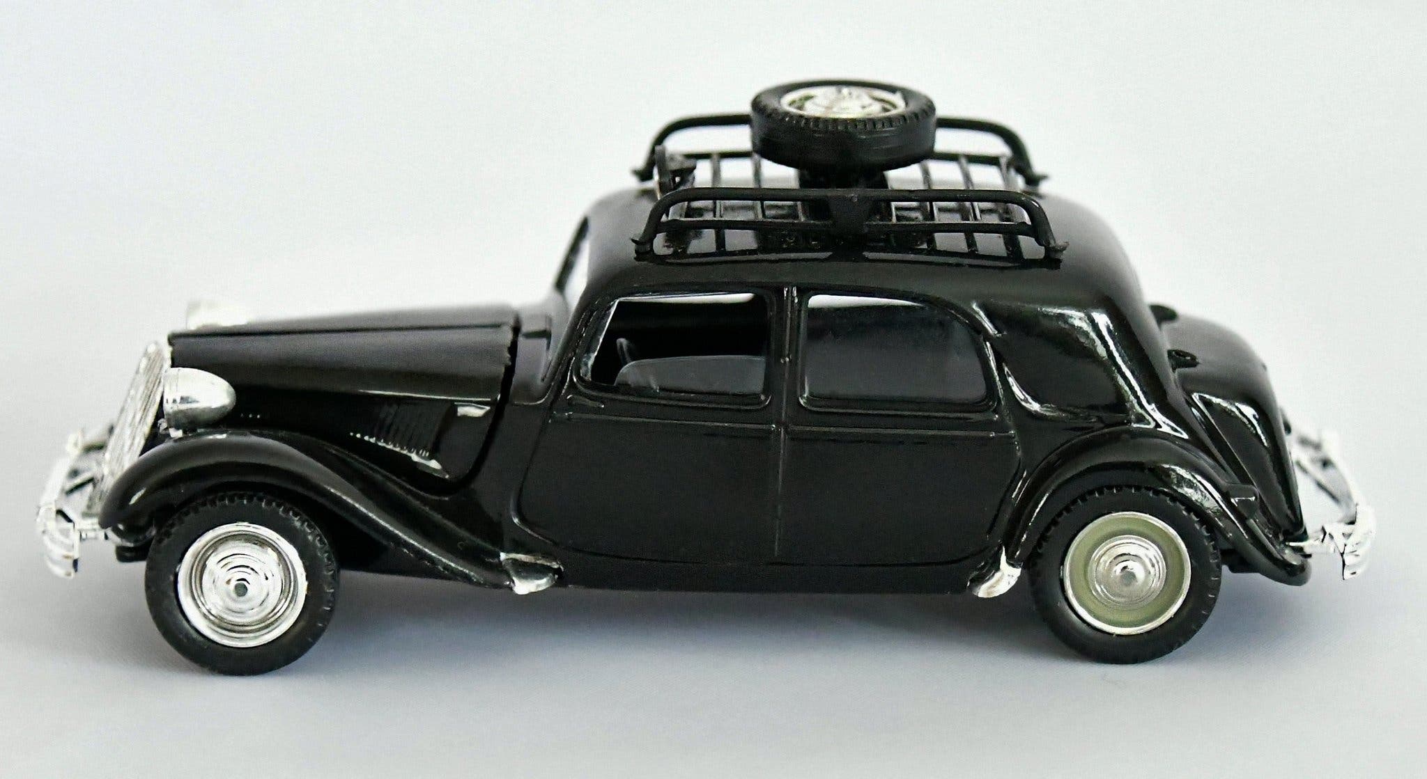 Se produkter som liknar Citroen B15 Six 1953 från Sol.. på Tradera ...