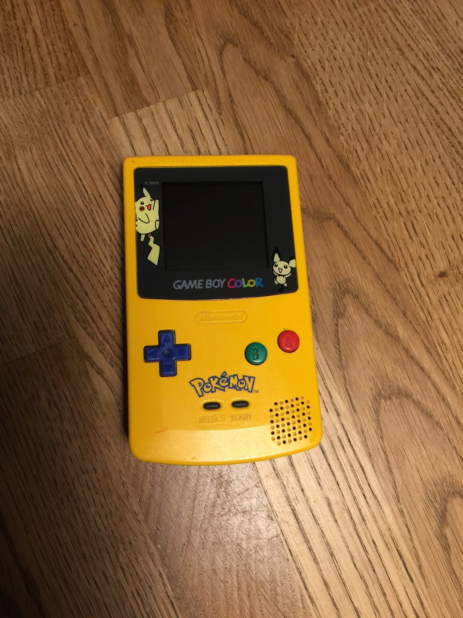 Gameboy Color Pokémon pikachu edition | Köp på Tradera (634954820)
