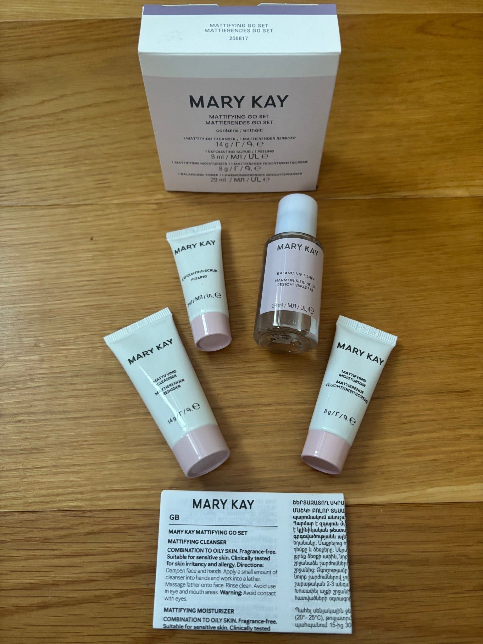 Se produkter som liknar Mary Kay Mattifying Go Set - .. på Tradera ...