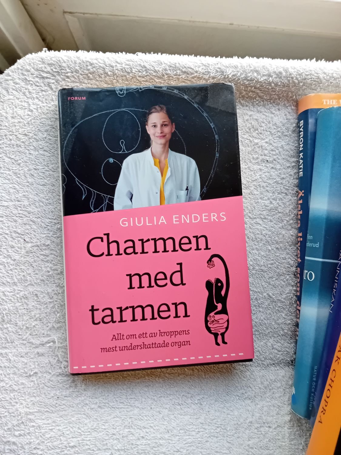 Charmen med tarmen : allt om ett av kroppens me.. | Köp på Tradera ...