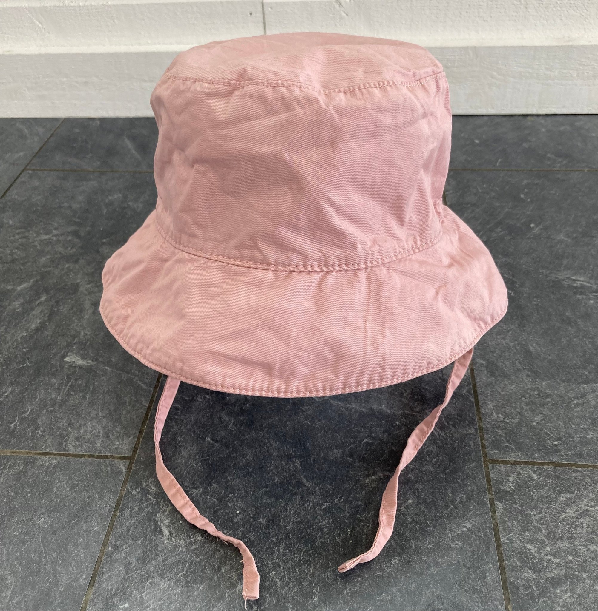 Barnhatt H&M, Solhatt, fiskarhatt | Köp på Tradera (690102450)