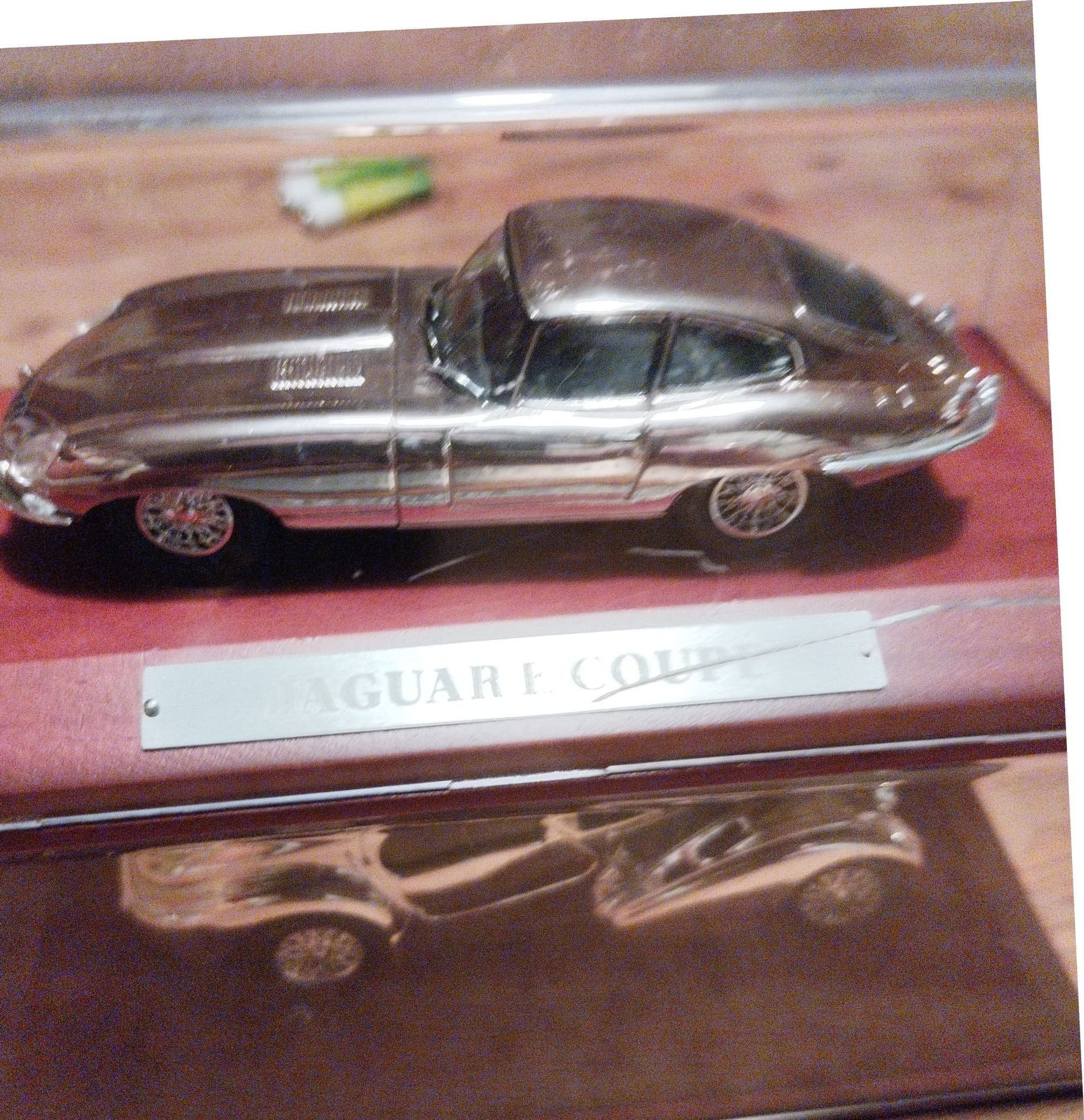 Jaguar E-Type Coupé i silver | Köp på Tradera (656554211)