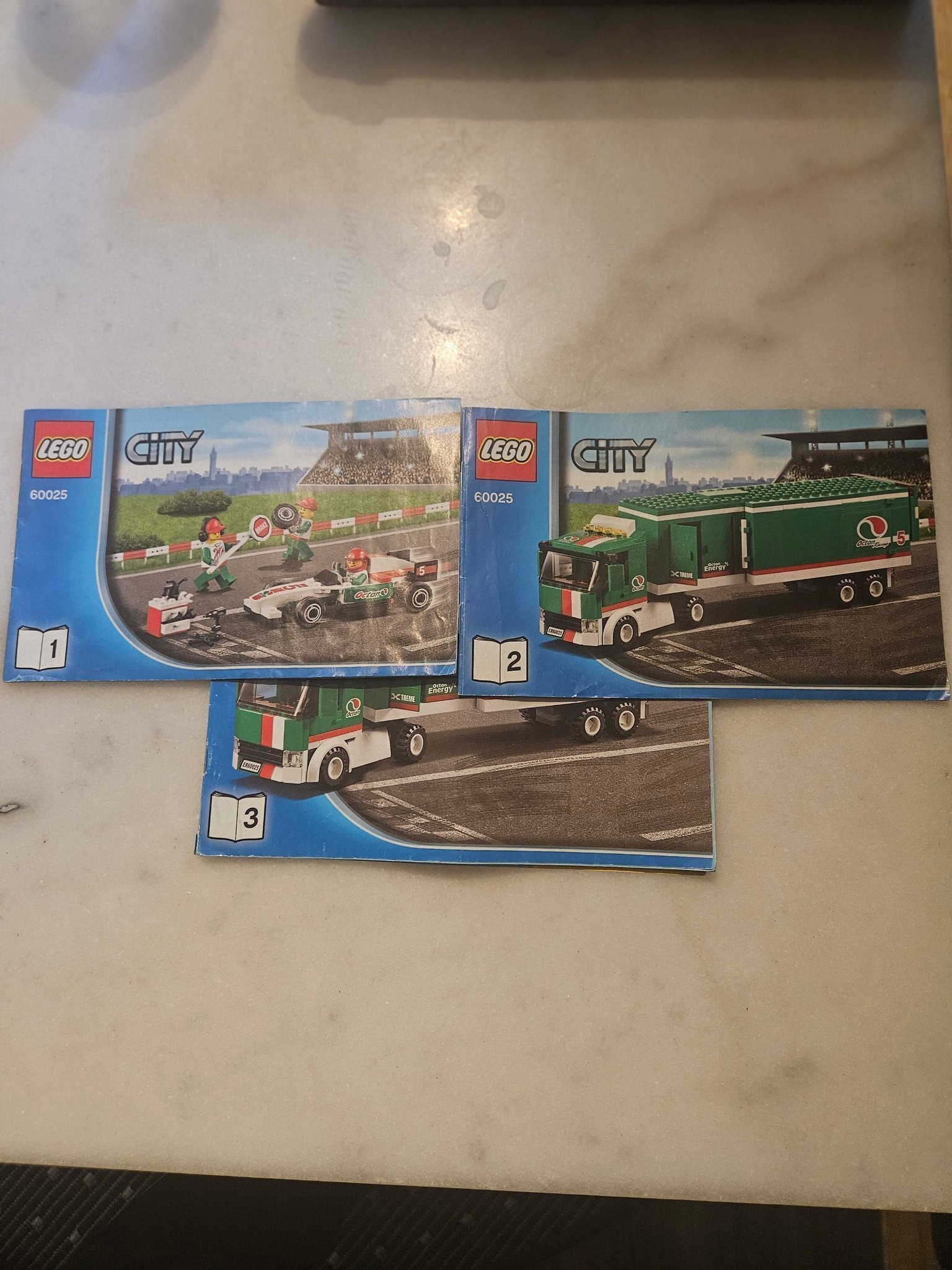 Se produkter som liknar LEGO City 60025 Lastbil och r.. på Tradera ...