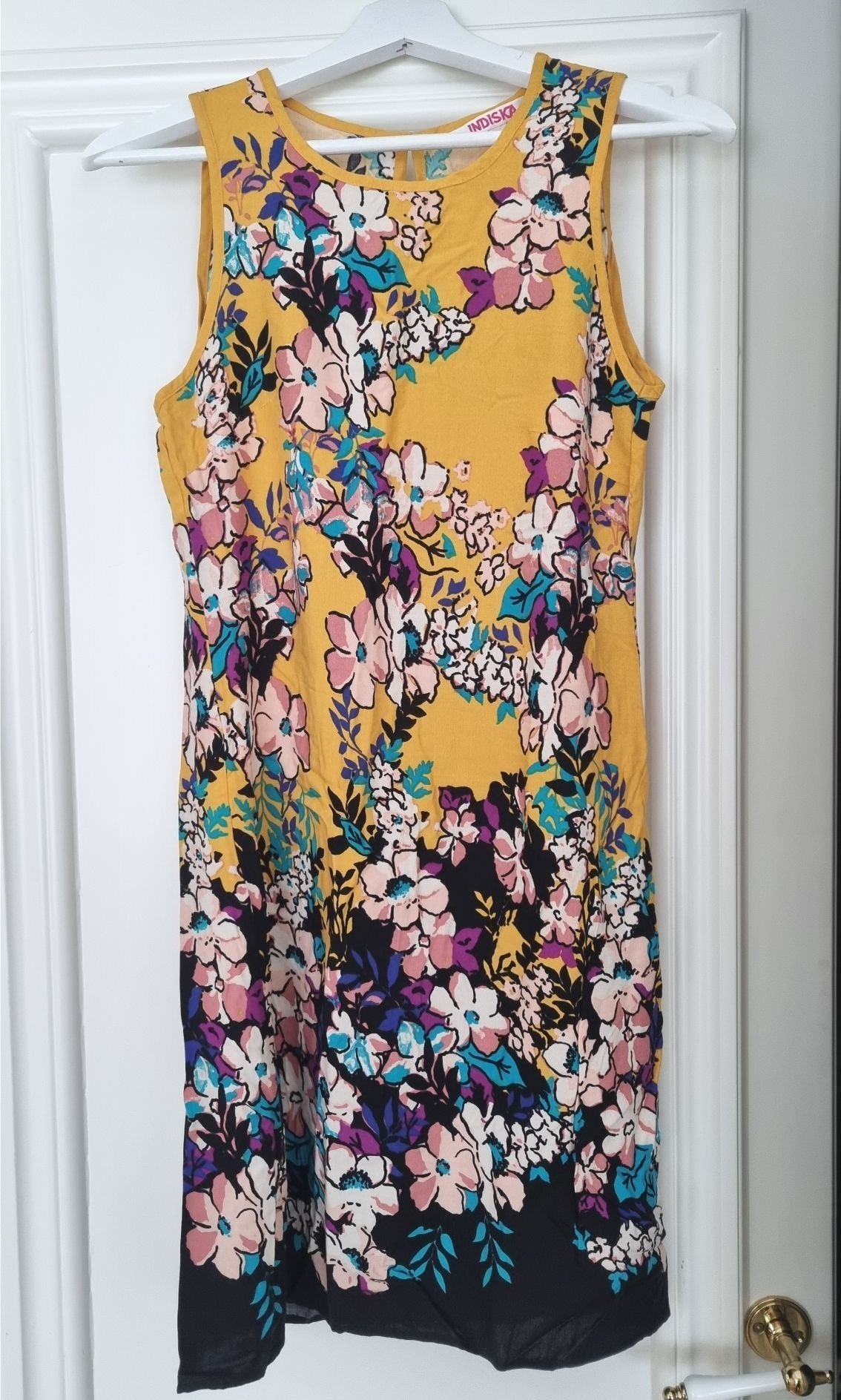 Se produkter som liknar Ny Sommarklänning Indiska XS på Tradera (632111549)