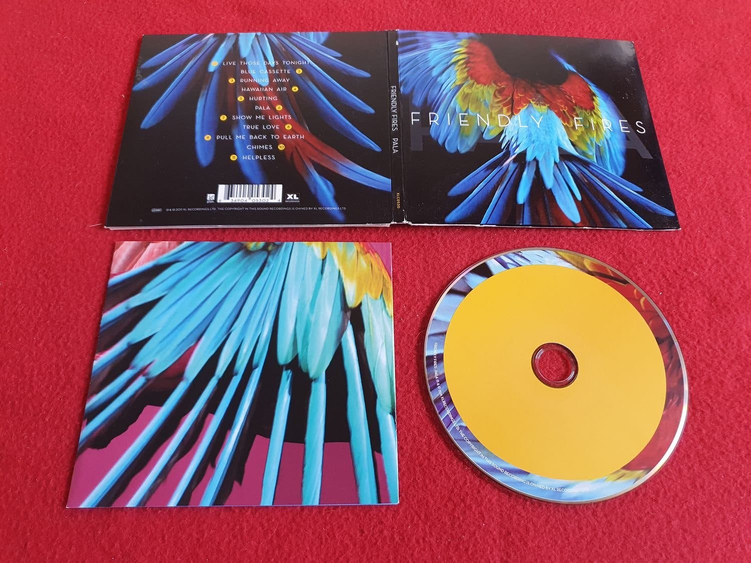 Se produkter som liknar FRIENDLY FIRES PALA till CD på Tradera (638741603)