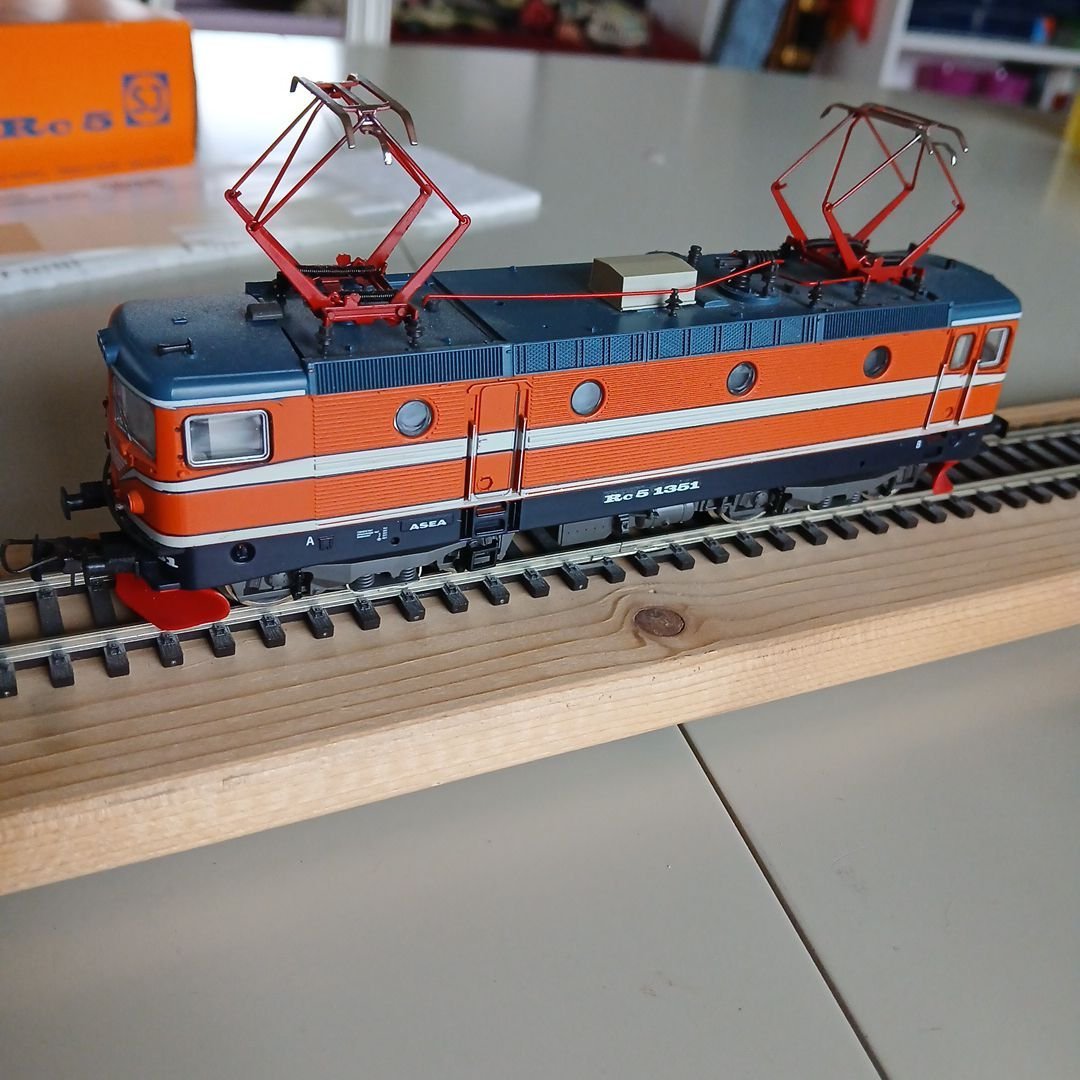 Se produkter som liknar Roco SJ RC5 H0 på Tradera (695382808)