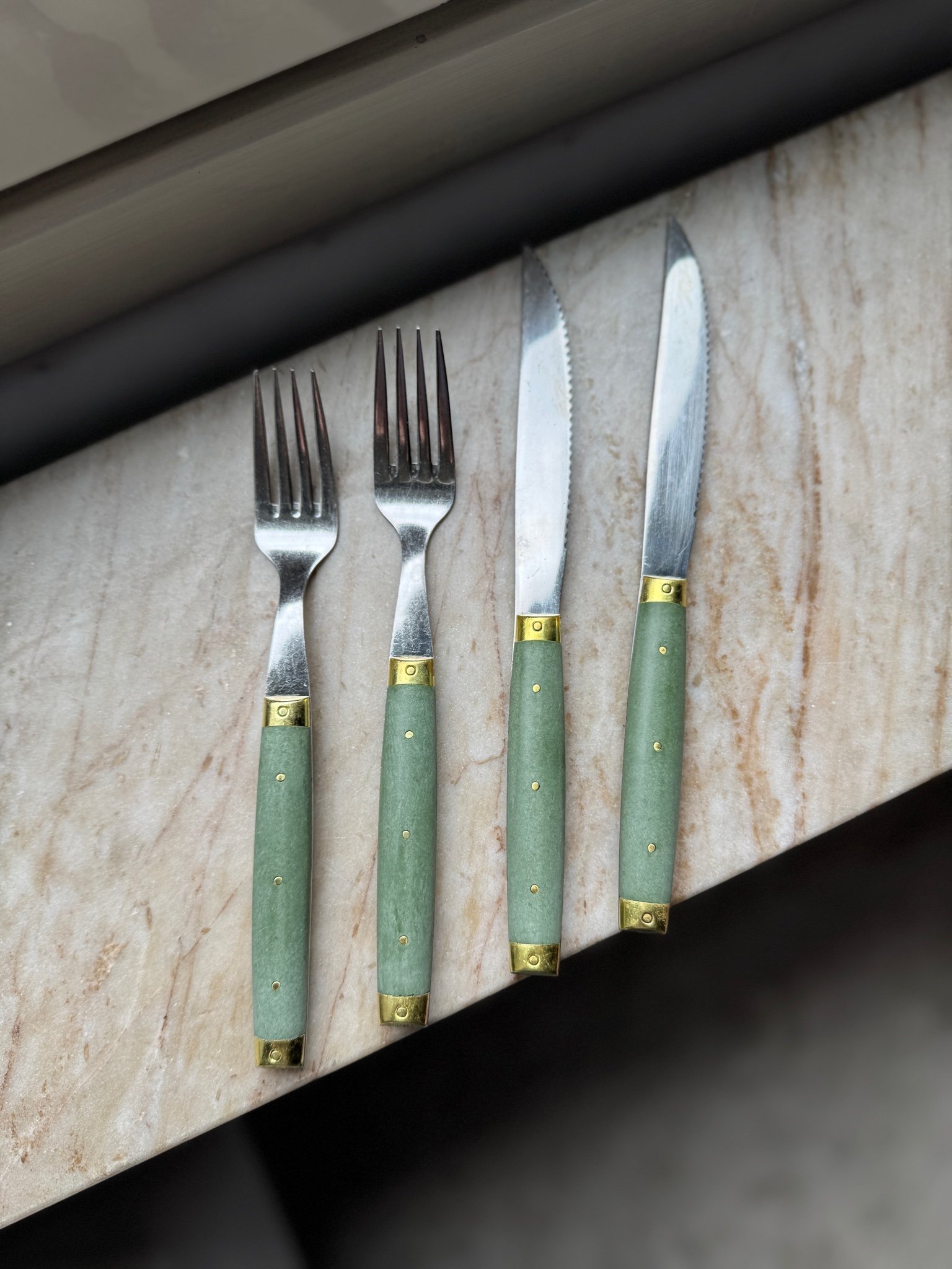 Se produkter som liknar Melron made in france bestick på Tradera ...