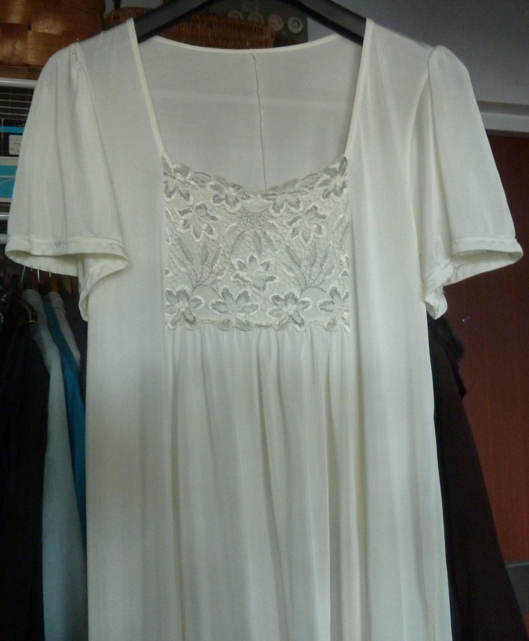 Gräddvitt Nattlinne Maxi StlS Kort puffärm Spet.. | Köp på Tradera ...