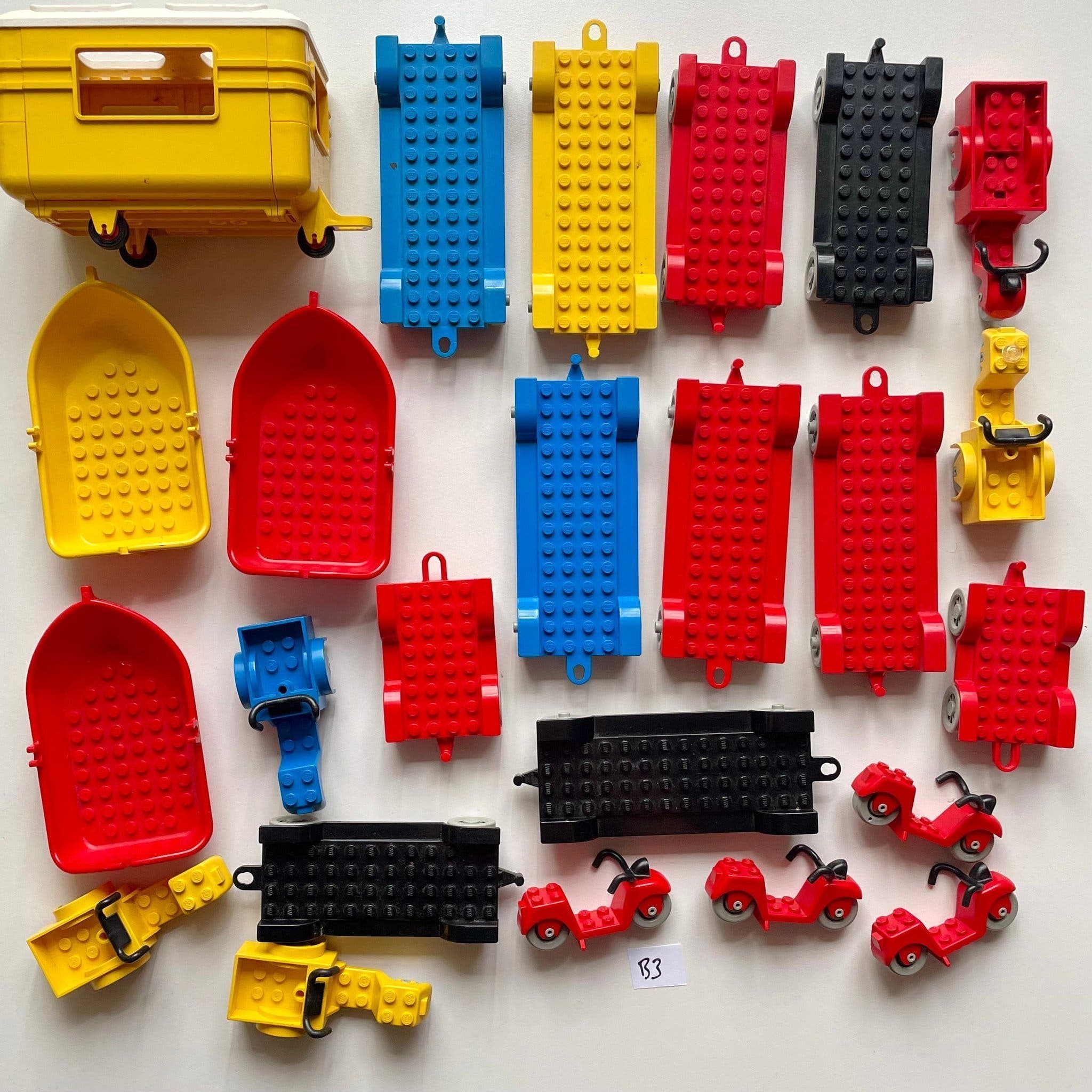 Se produkter som liknar #B3 ÄKTA LEGO retro classic F.. på Tradera ...