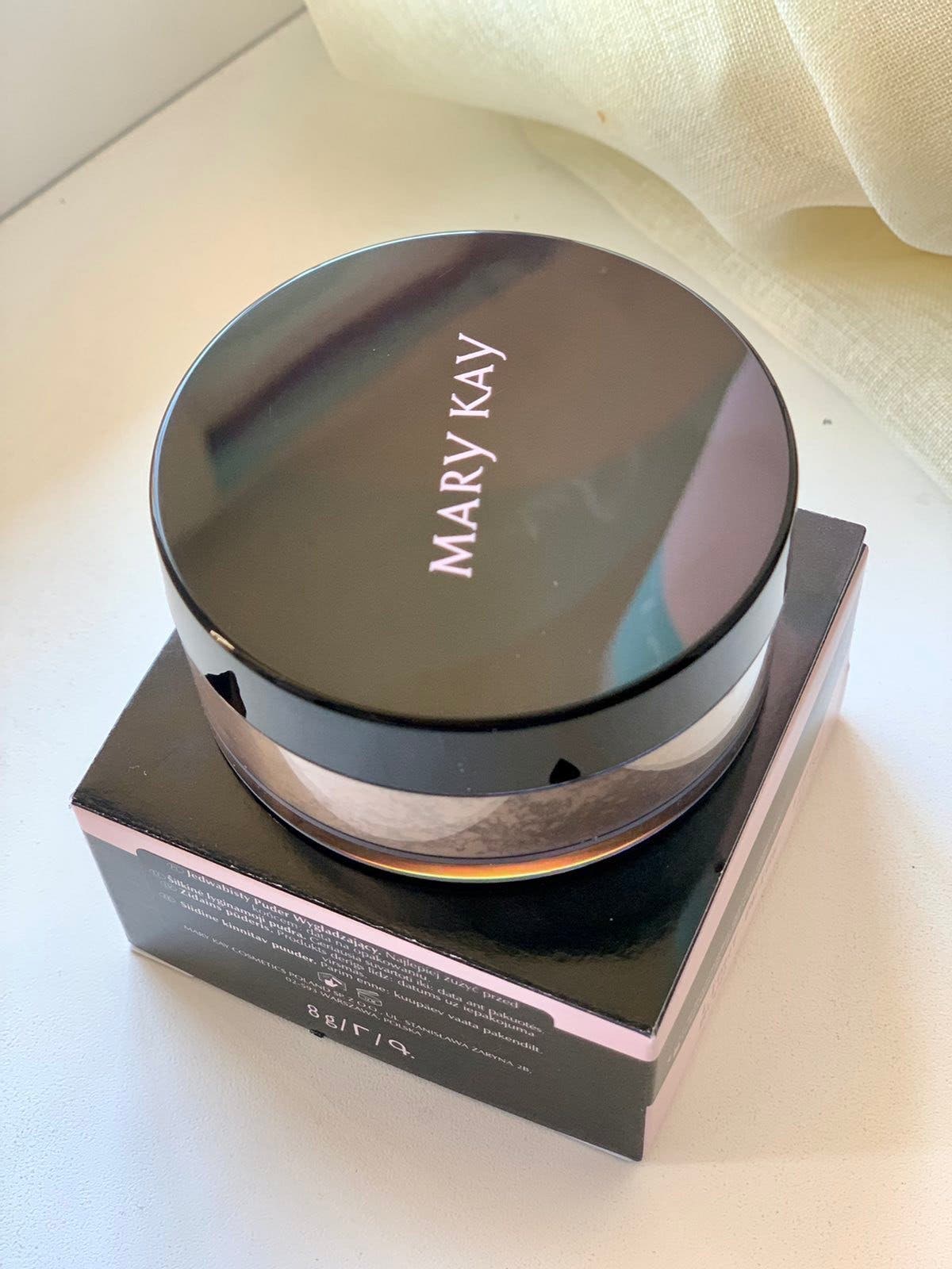 Se produkter som liknar Mary Kay Silky Setting Powder.. på Tradera ...