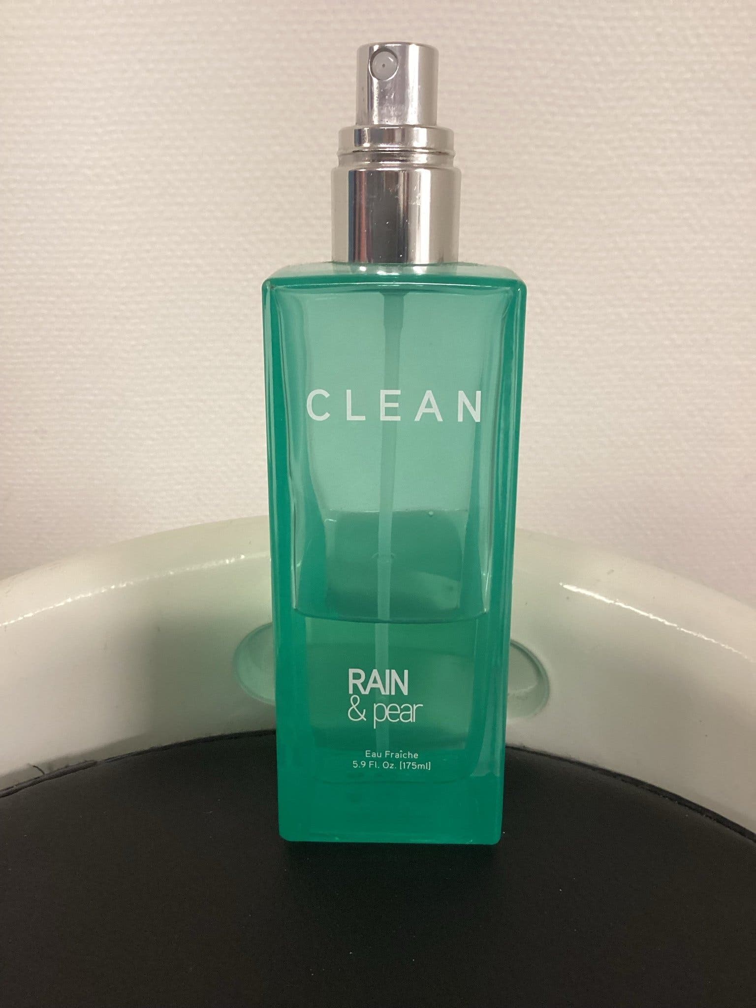 Se produkter som liknar CLEAN Rain & Pear Eau Fraiche.. på Tradera ...