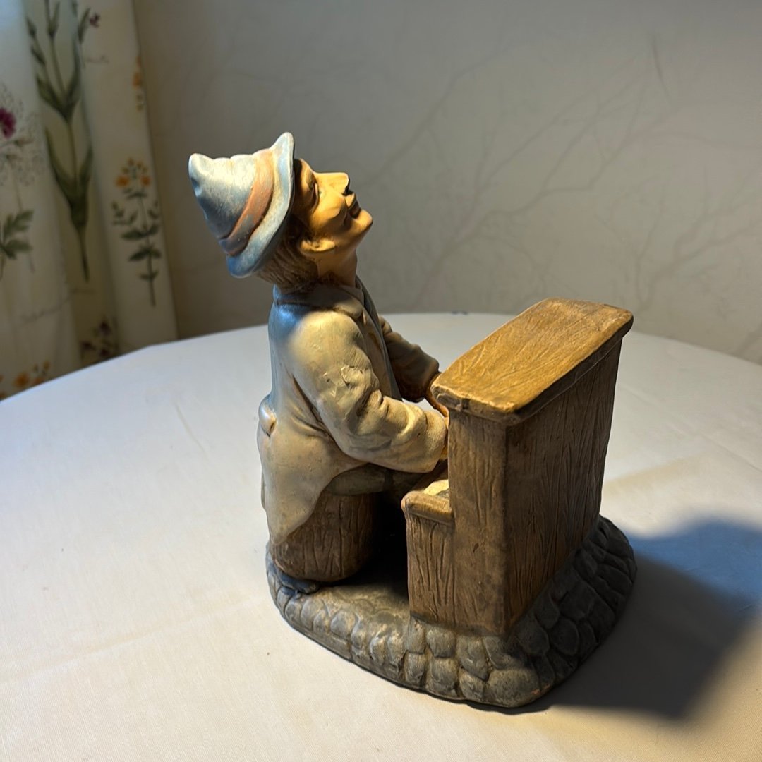 Figurin - Pianospelare nostalgi | Köp på Tradera (711681972)