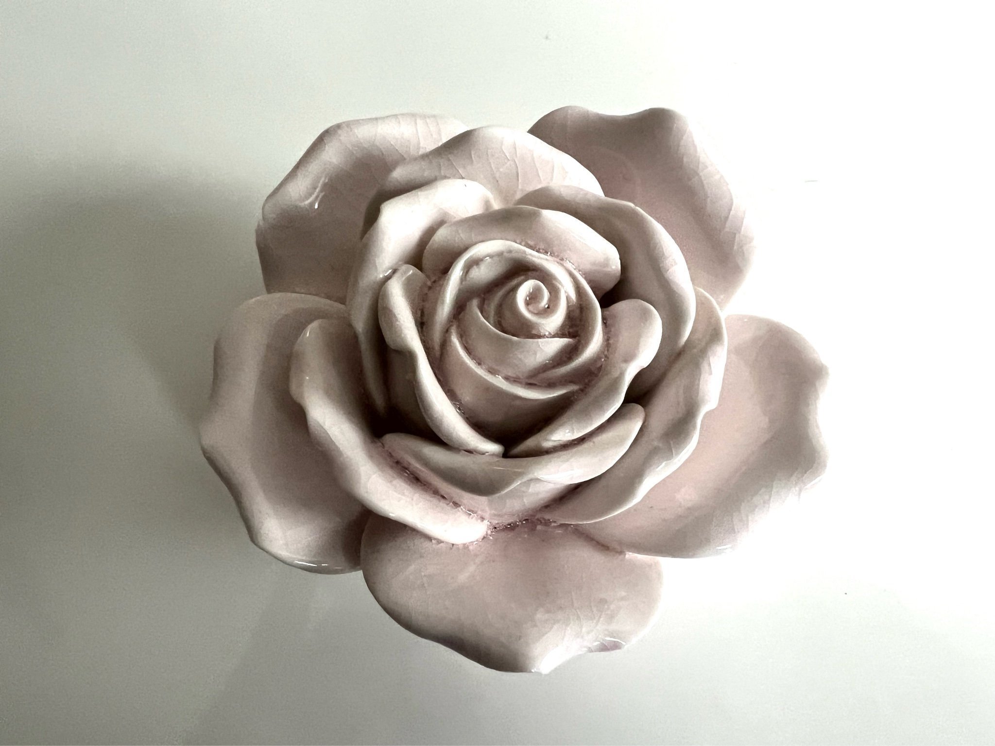 Se produkter som liknar Keramik, ros, blomma på Tradera (632467267)