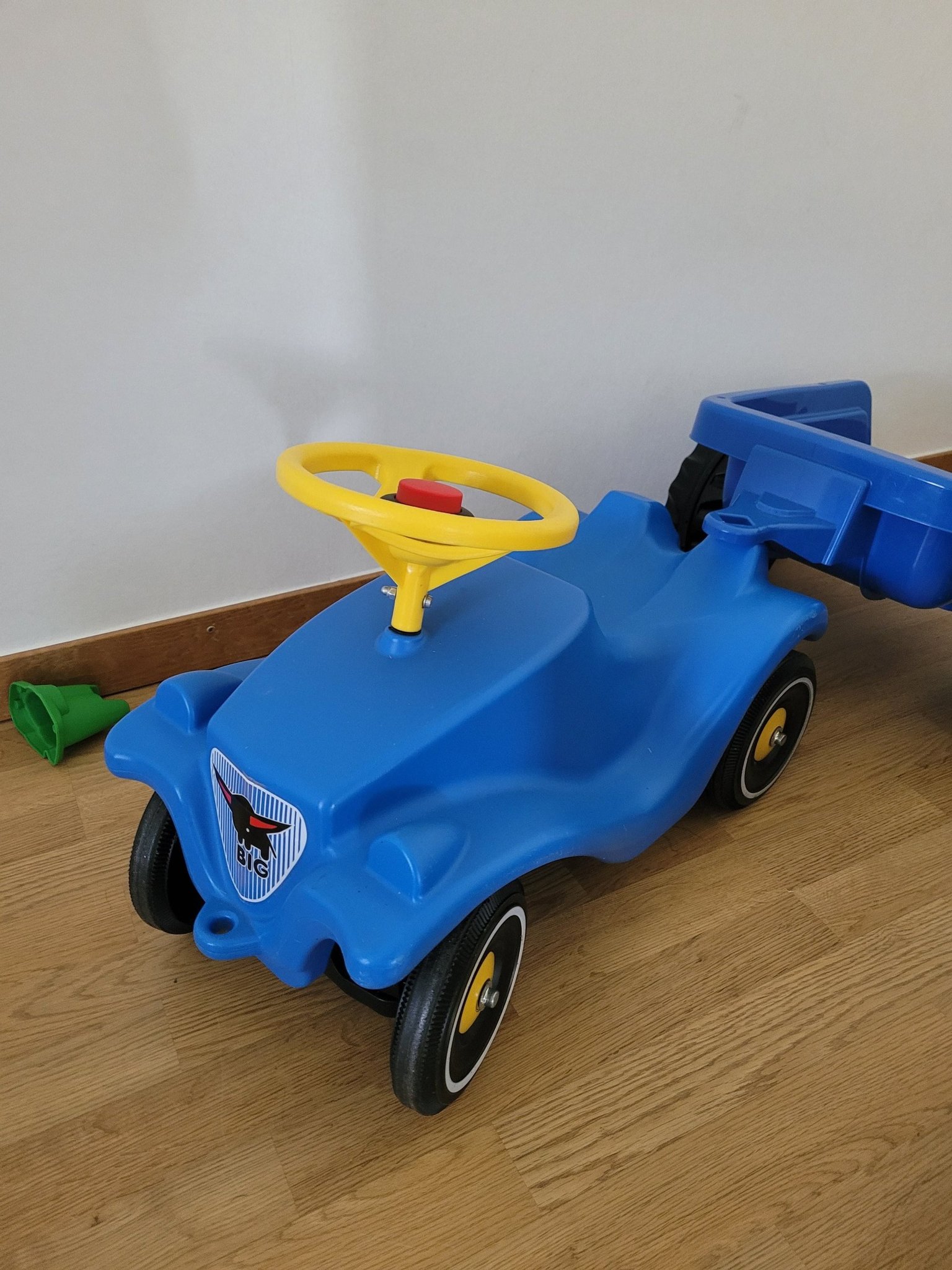 Ljus blå med gult - Bobbycar med släp | Köp på Tradera (569023802) Ljus blå med gult - Bobbycar med släp | Köp på Tradera (569023802)