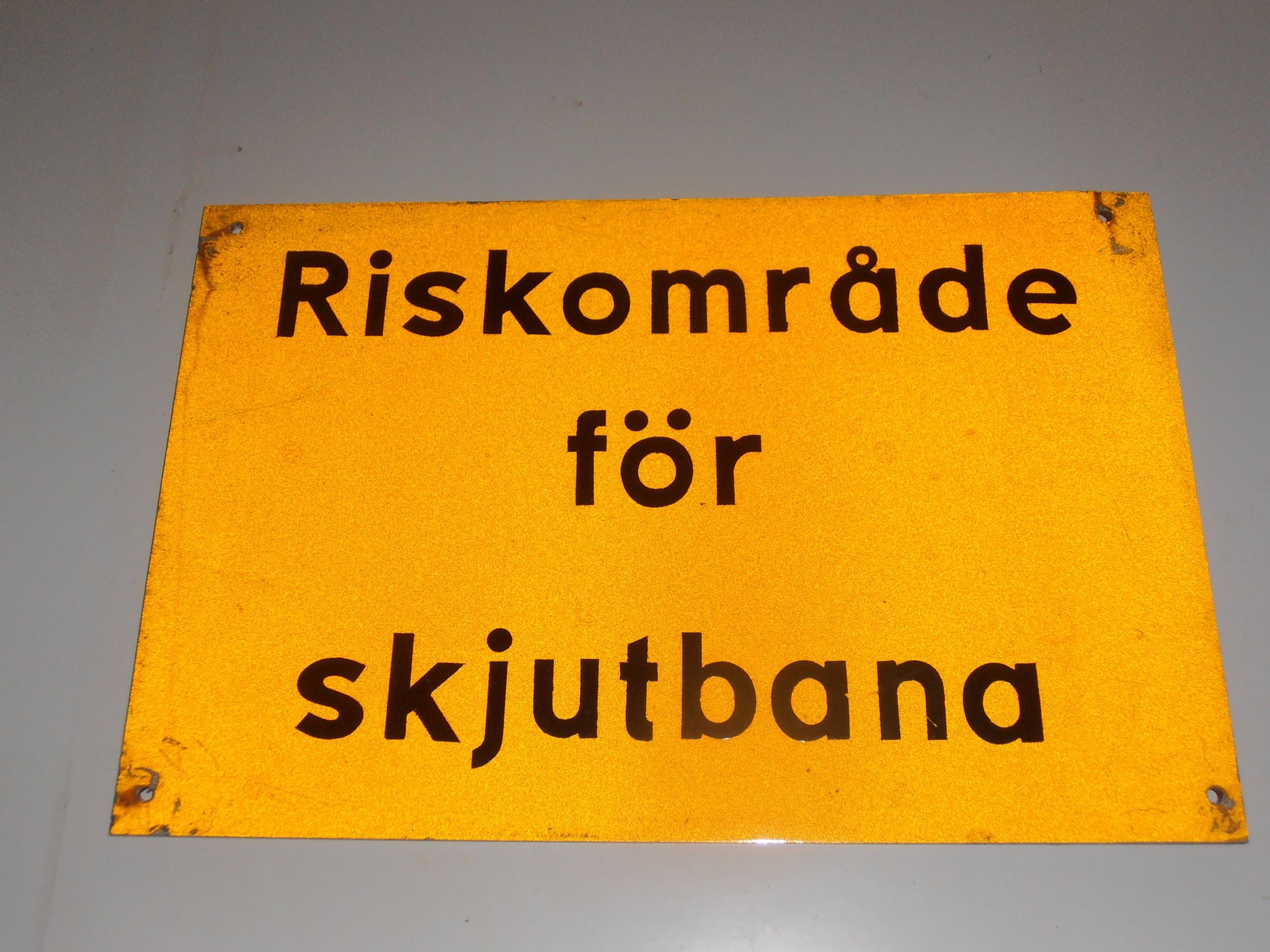 Se produkter som liknar Skylt från skjutbana på Tradera (564285992) Se produkter som liknar Skylt från skjutbana på Tradera (564285992)