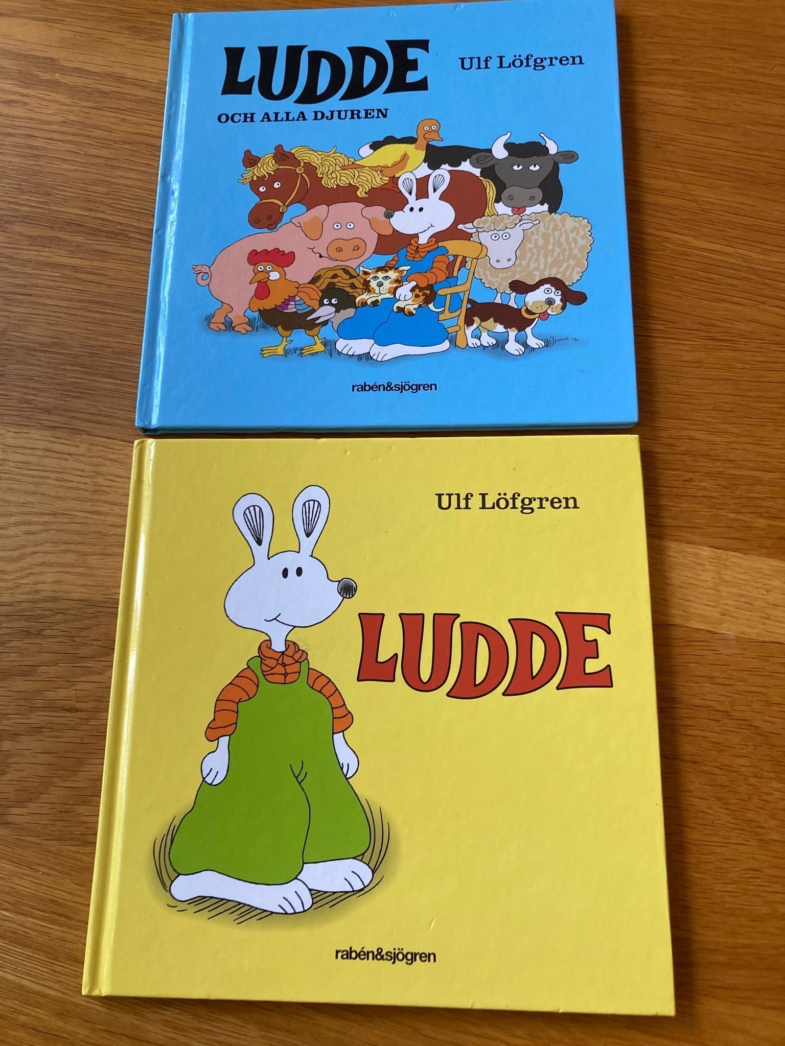 Se produkter som liknar Två st barnböcker - klassiker.. på Tradera ...