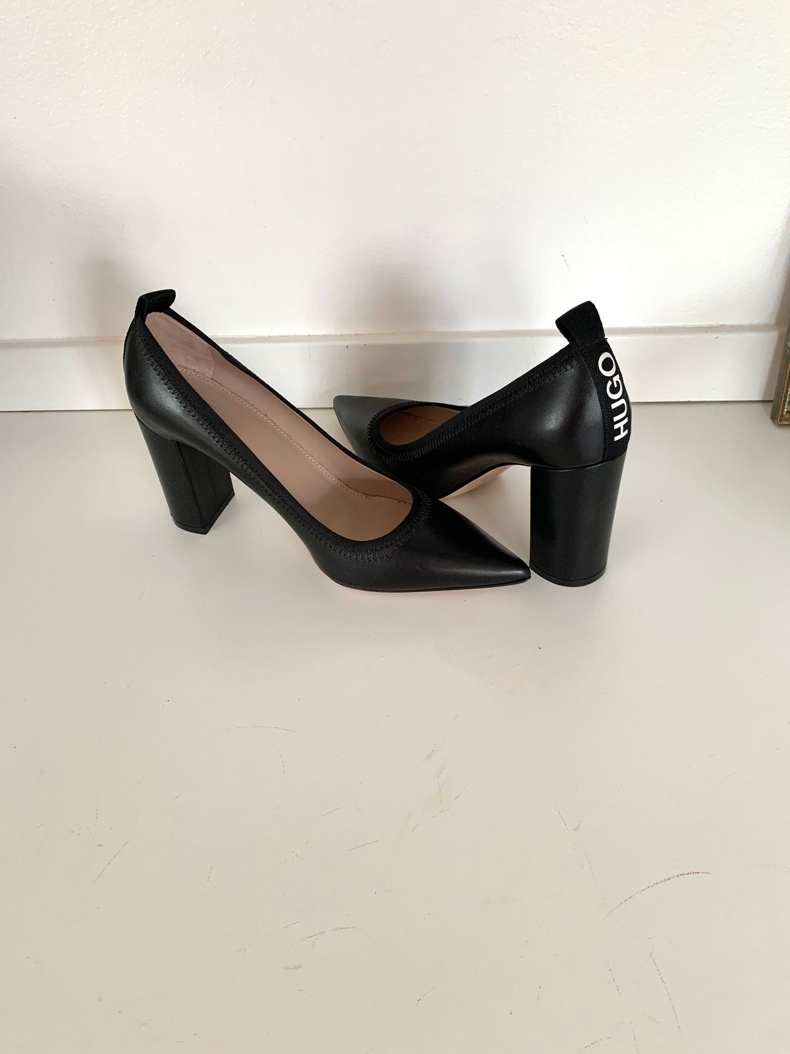 Se produkter som liknar HUGO BOSS, skinn skor, strl: .. på Tradera ...