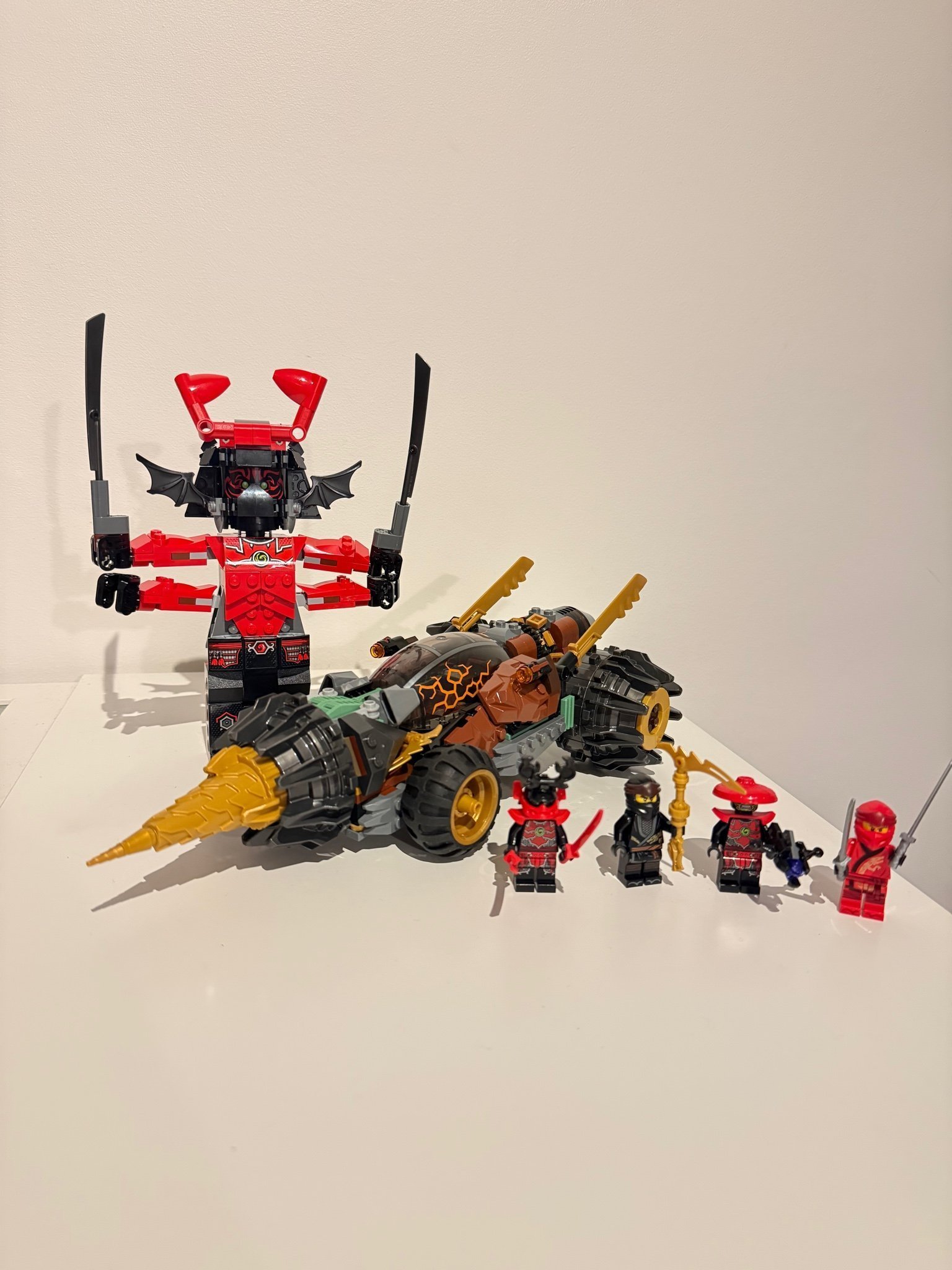 Se produkter som liknar LEGO Ninjago Cole's jordborr .. på Tradera ...