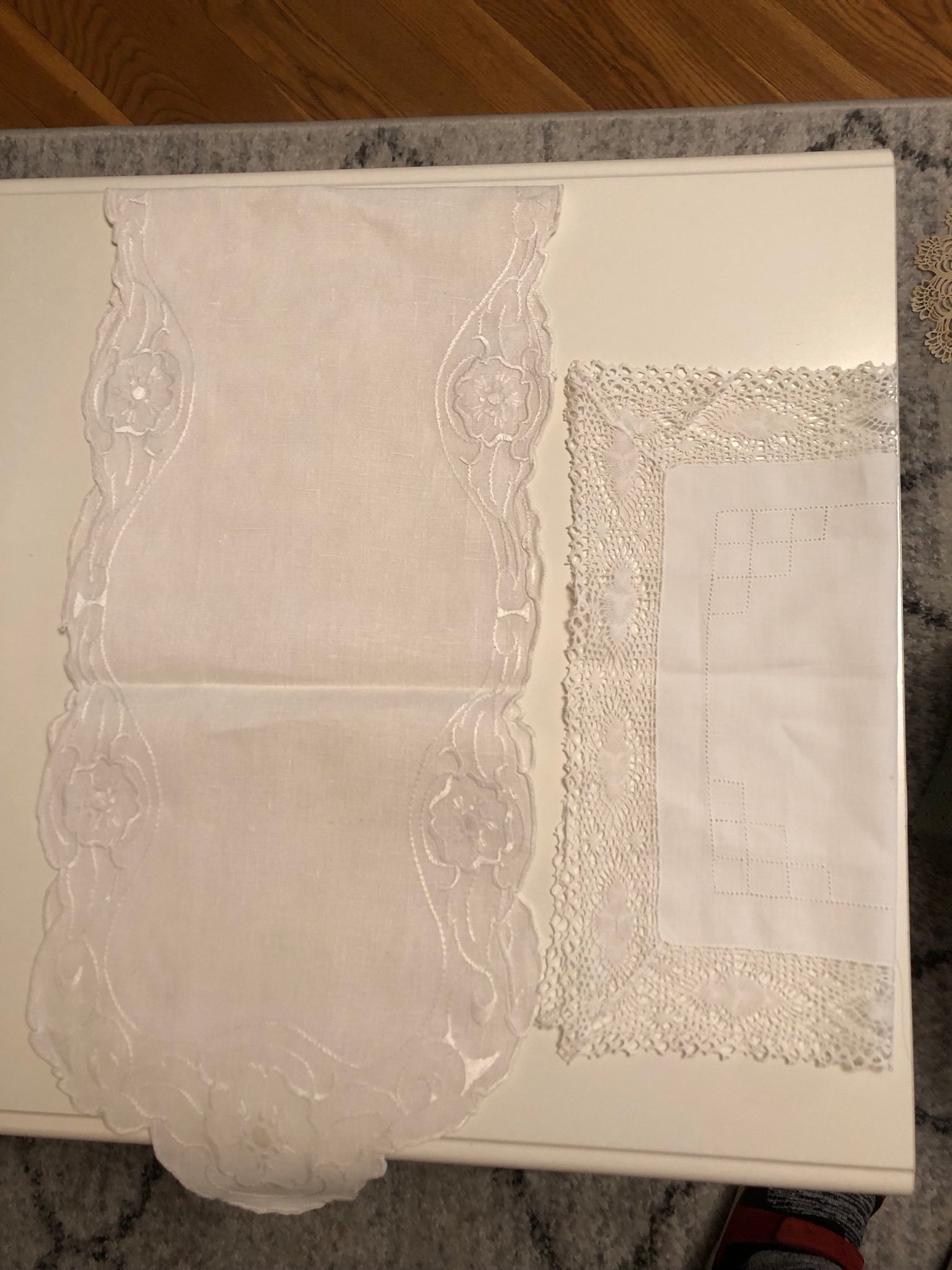 Se produkter som liknar Dukar i olika material på Tradera (631904521)