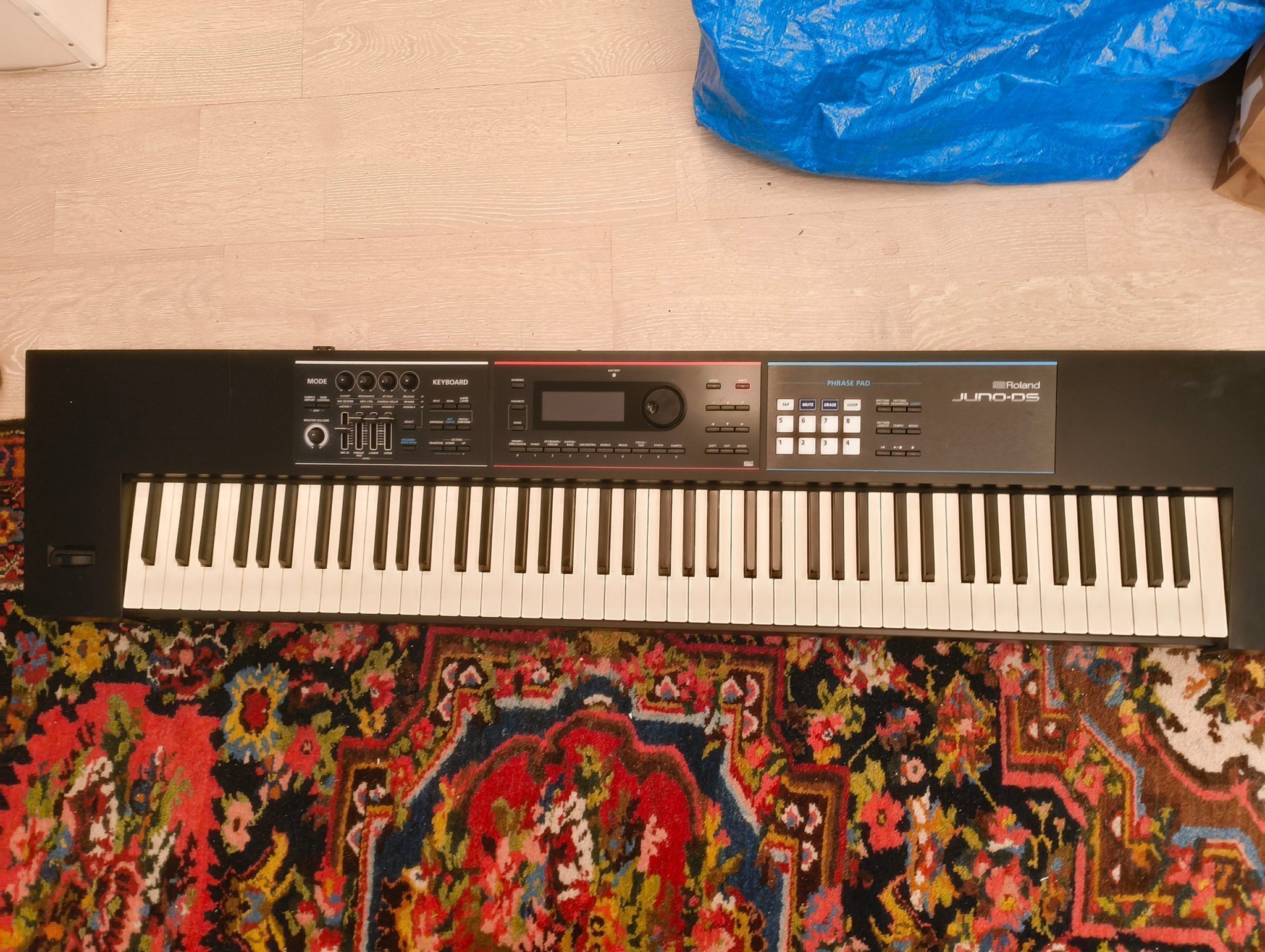 Roland Juno-DS Keyboard Roland Juno-DS88 | Köp på Tradera (712084339)