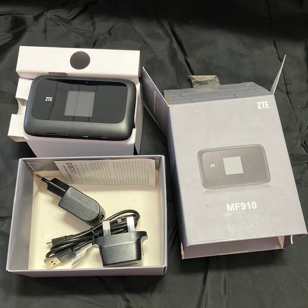 Se produkter som liknar ZTE MF910 4G Router på Tradera (713395478)
