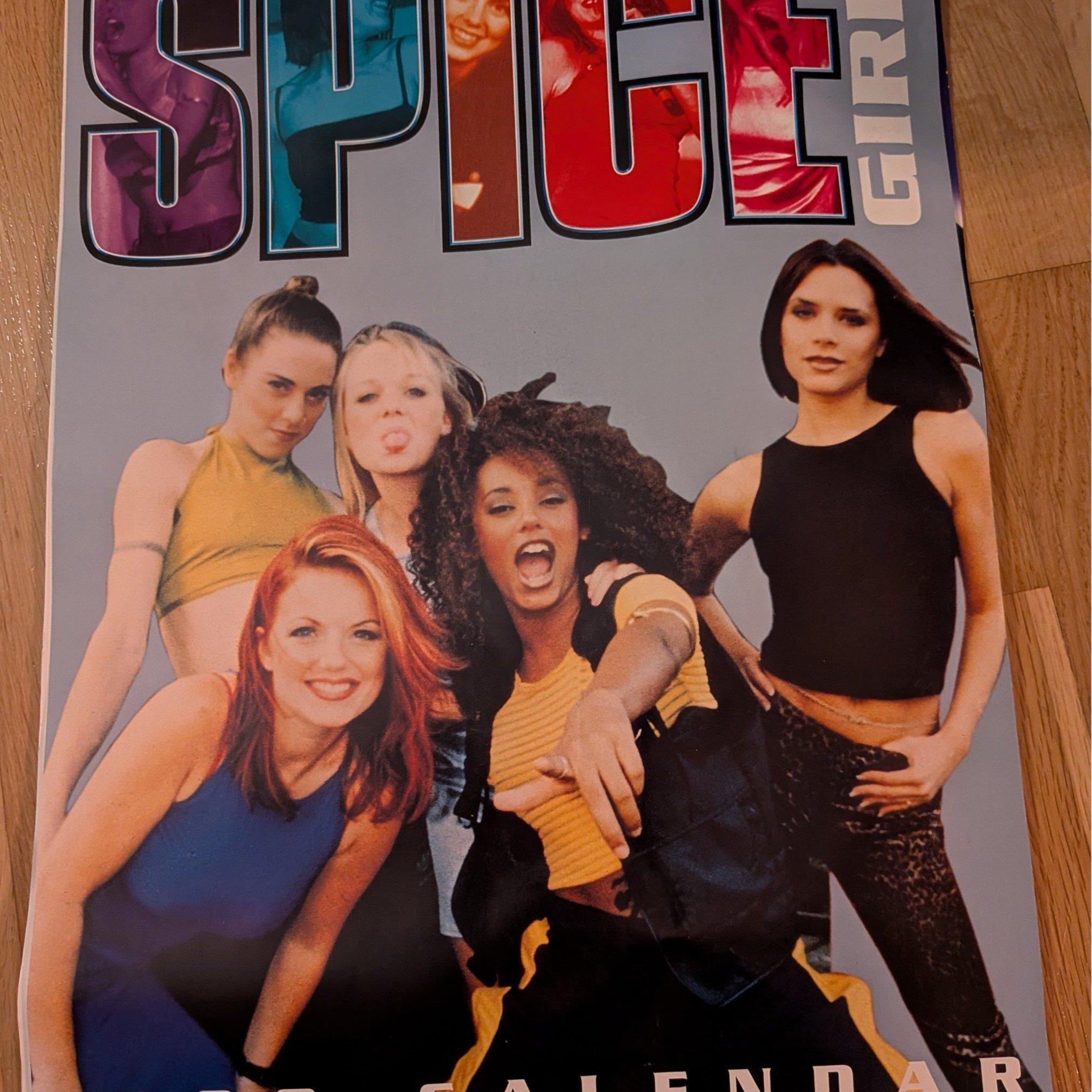 Se produkter som liknar Spice Girls Kalender på Tradera (717441691)