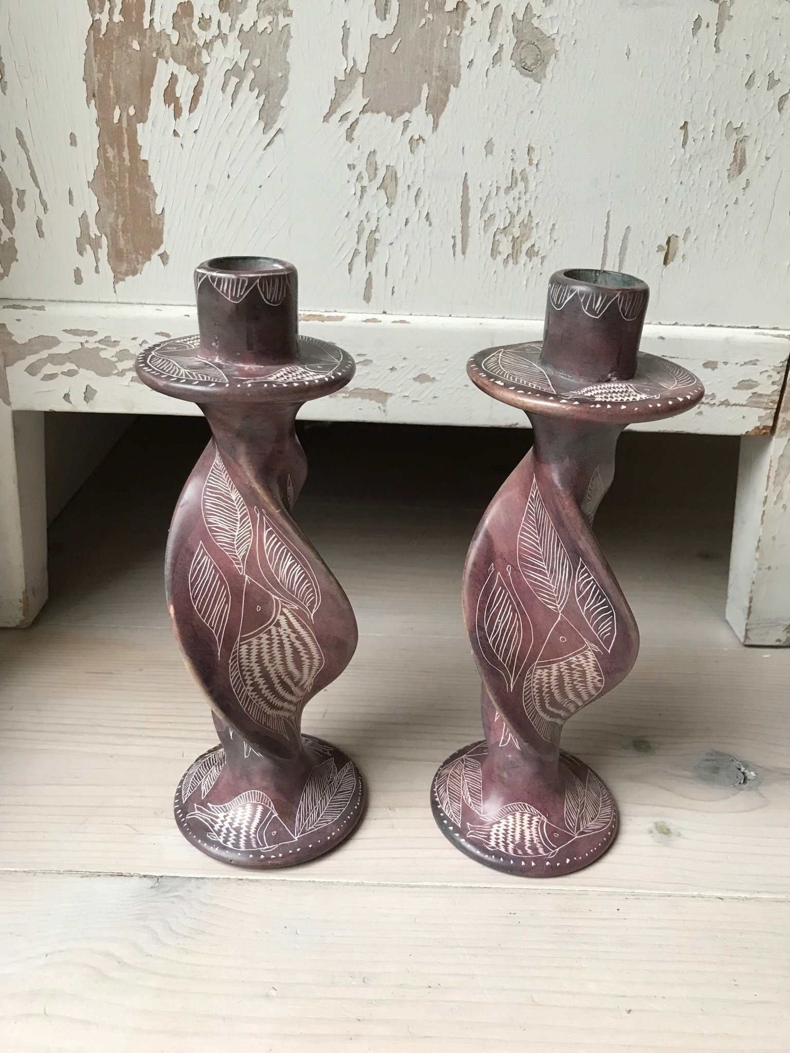 Paret ljusstakar med fiskmotiv soap stone | Köp på Tradera (714540371)