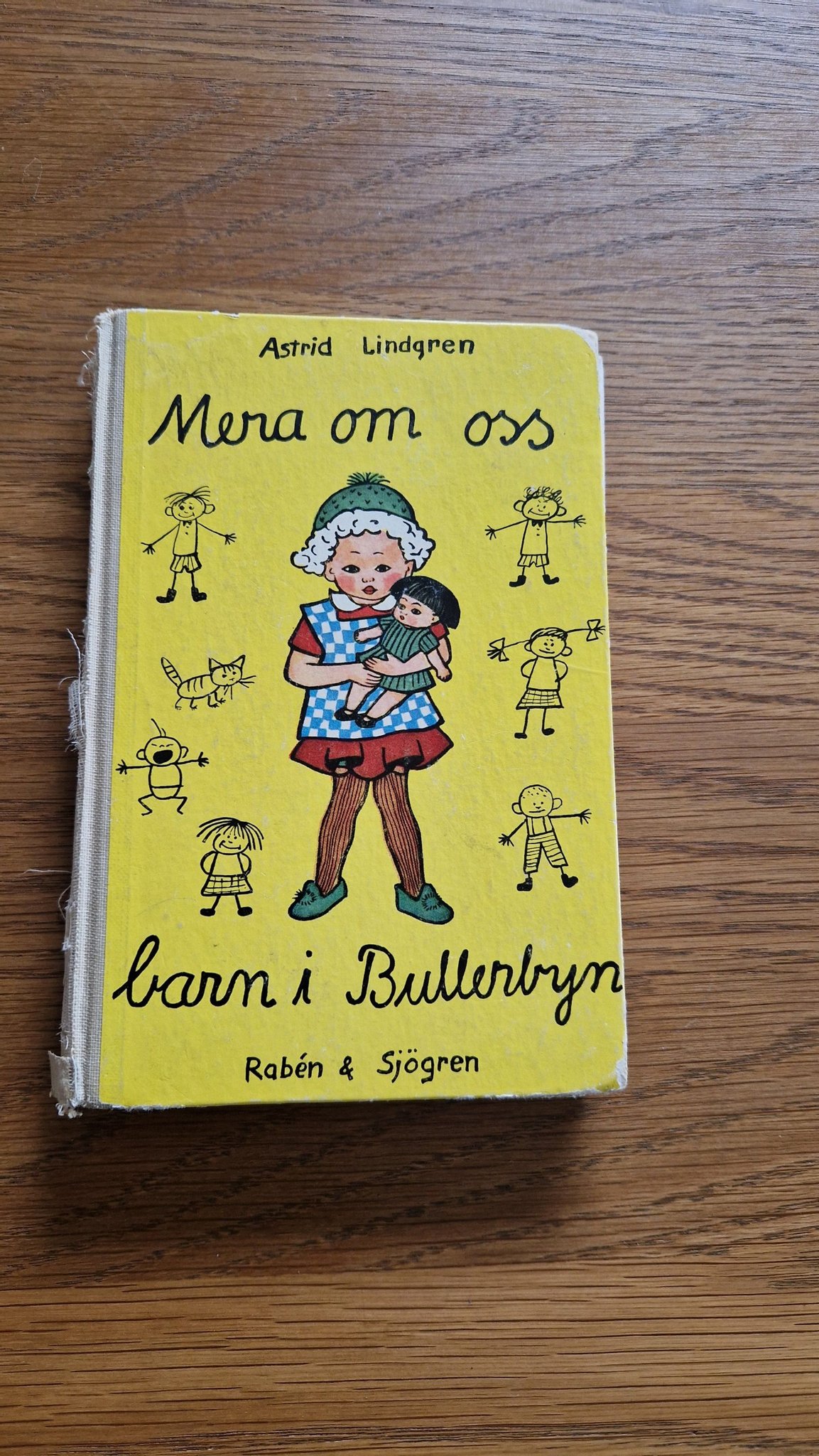 Se produkter som liknar Mera om oss barn i Bullerbyn .. på Tradera ...