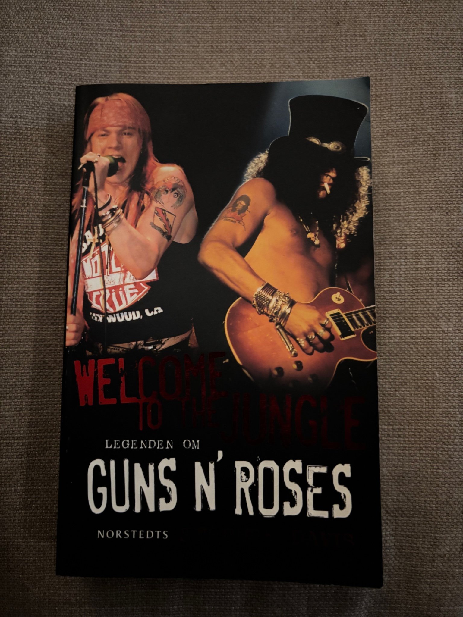 TVÅ POCKET biografier Slash och Guns n Roses | Köp på Tradera (714276275)