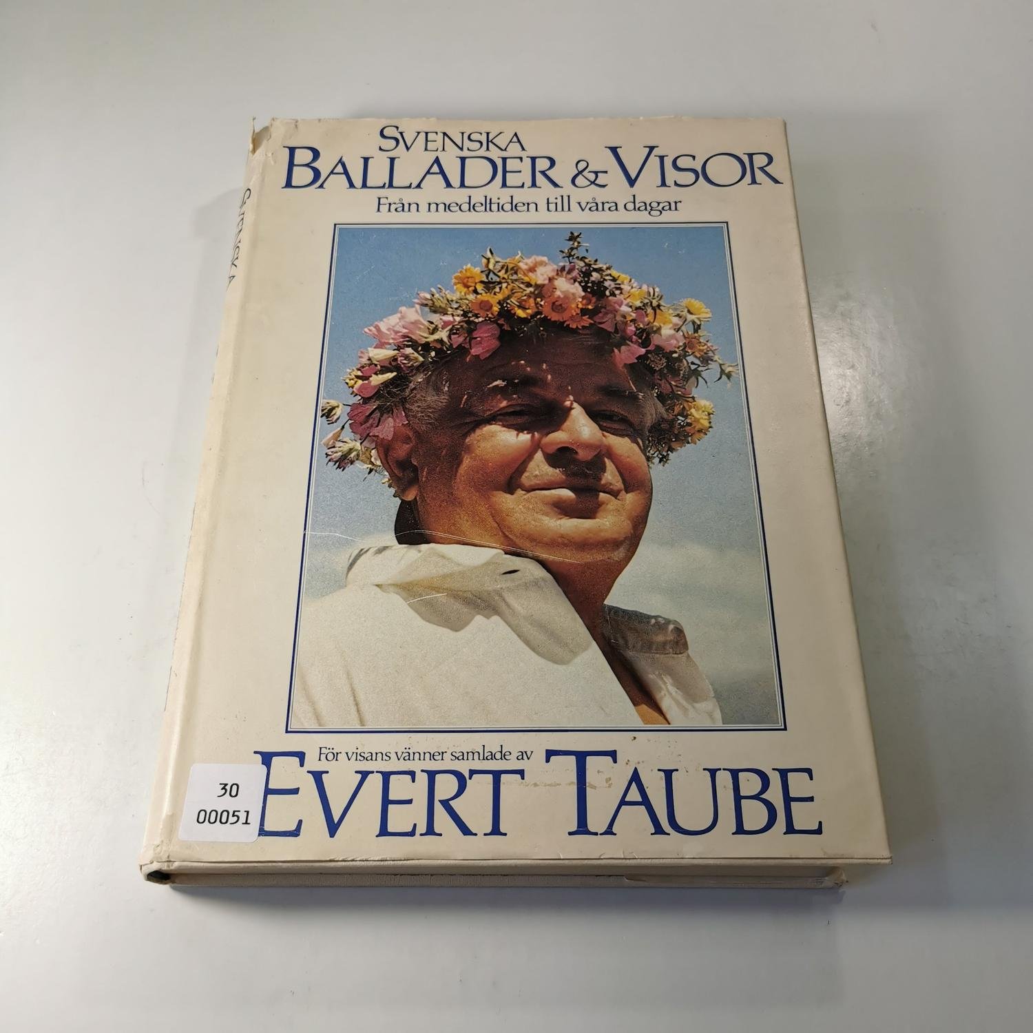 Se produkter som liknar Svenska ballader och visor fr.. på Tradera ...