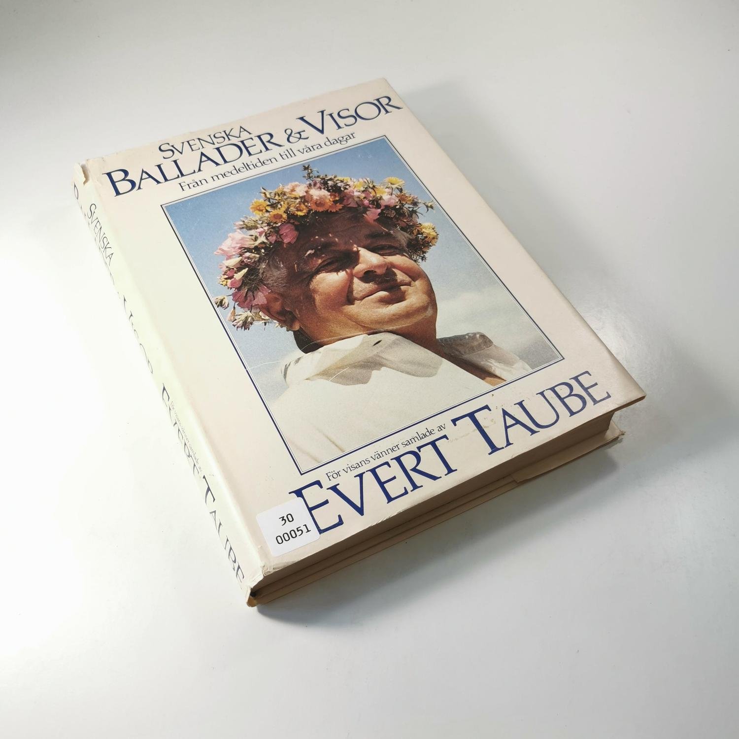 Svenska ballader och visor från medeltiden till.. | Köp på Tradera ...