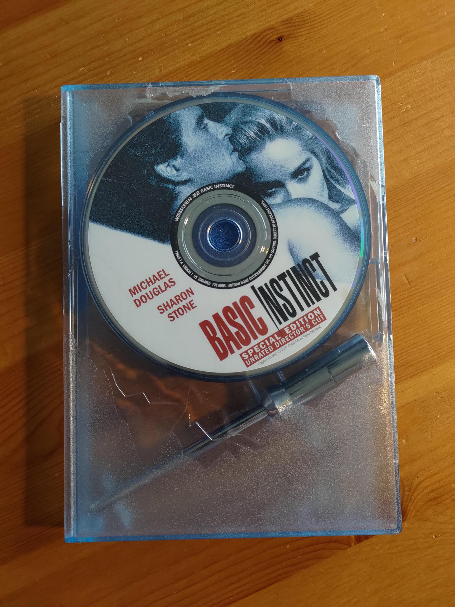 Se produkter som liknar Basic Instinct (Unrated Direc.. på Tradera ...