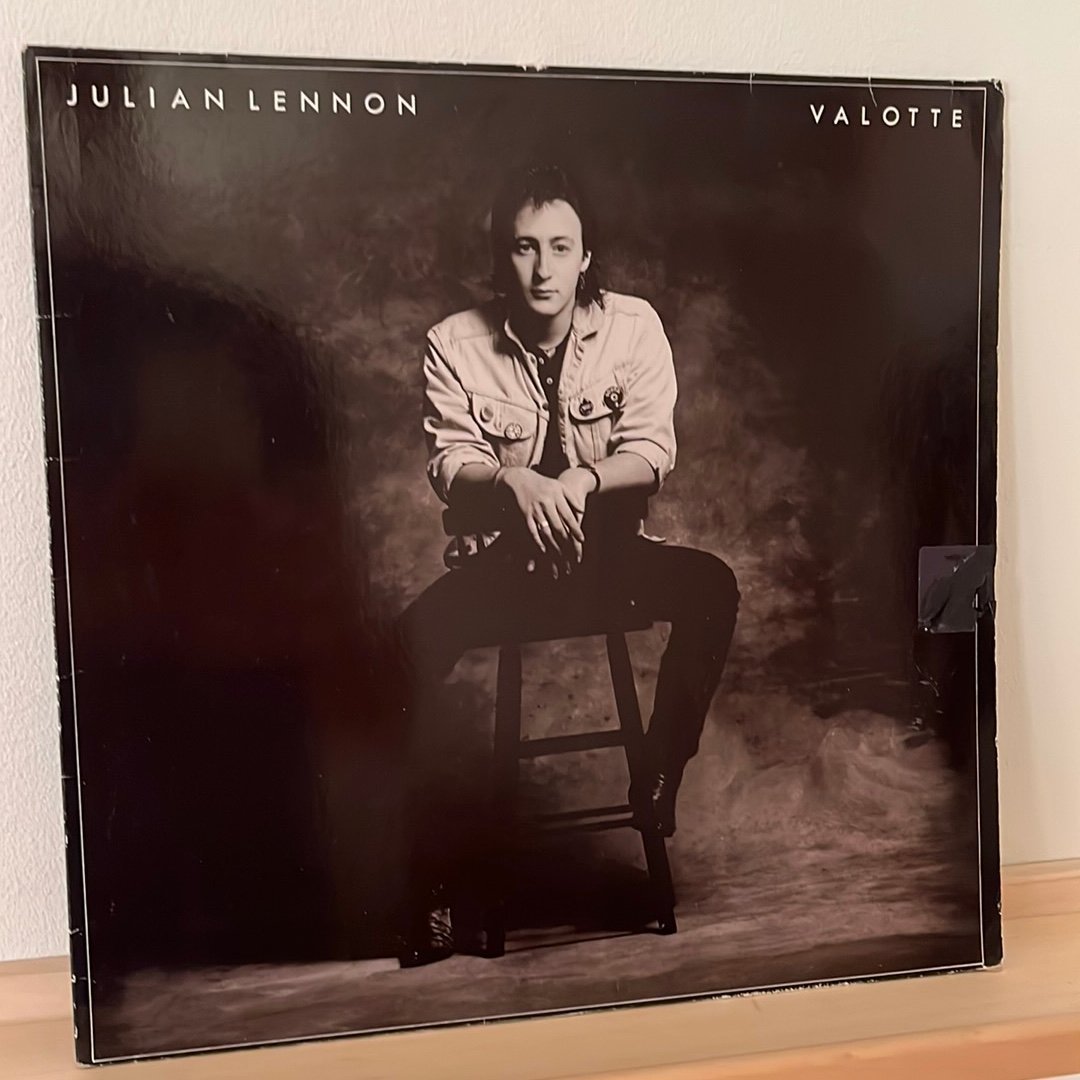 Se produkter som liknar Julian Lennon - Valotte - Vin.. på Tradera ...