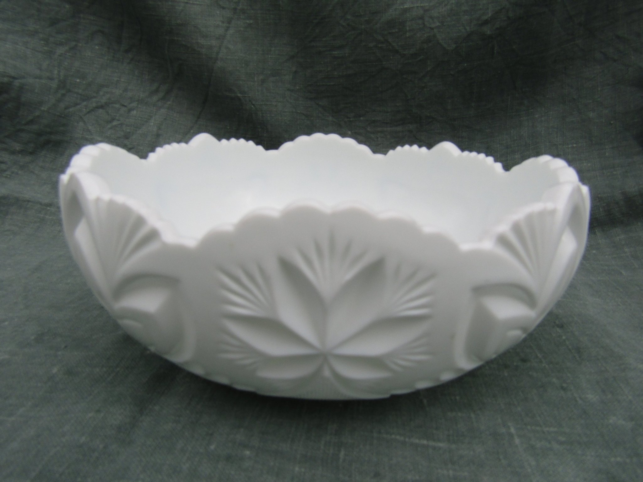 40-50tal Glimma glasbruk antik stor vit opaling.. | Köp på Tradera ...