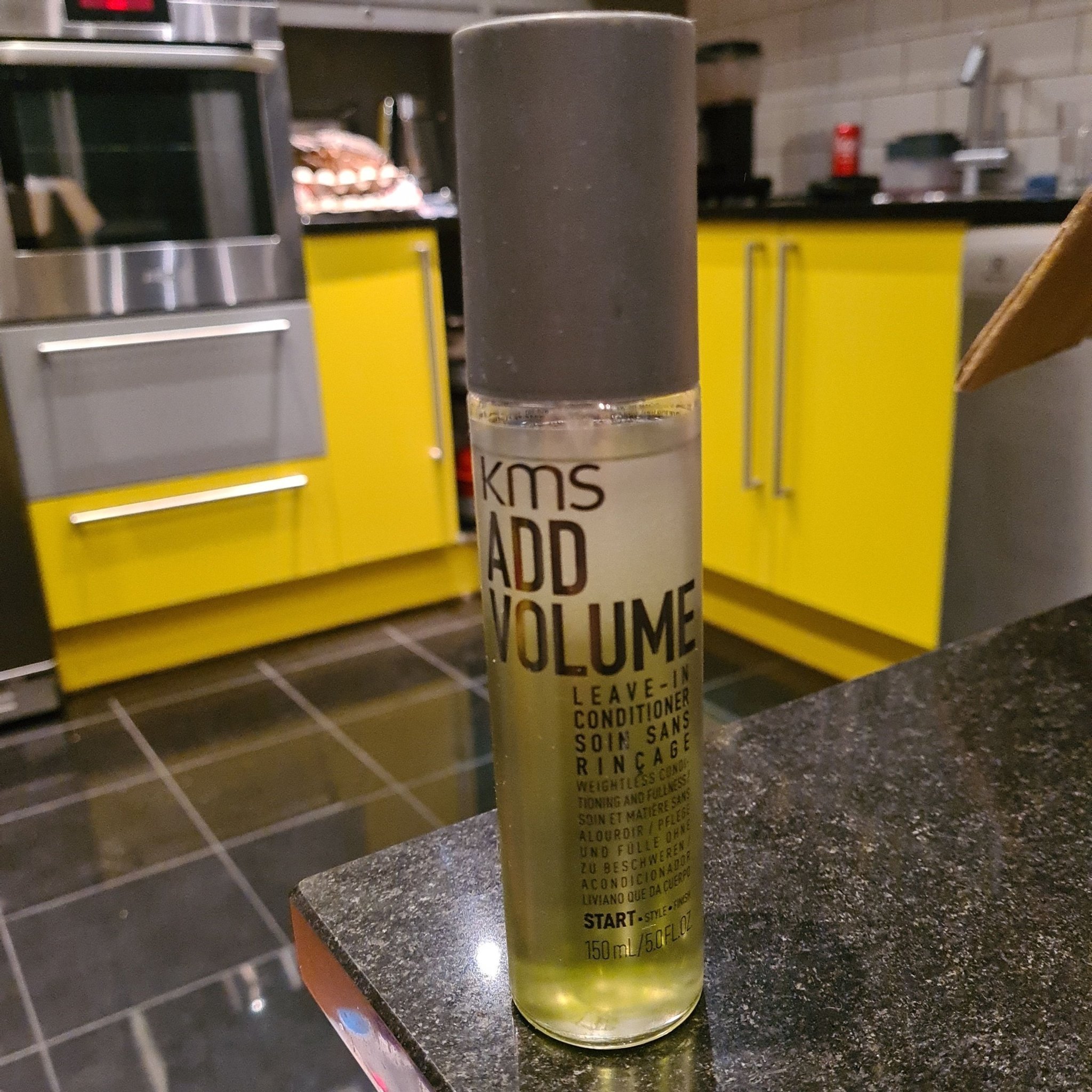 Se produkter som liknar KMS Add Volume Leave-In Condi.. på Tradera ...