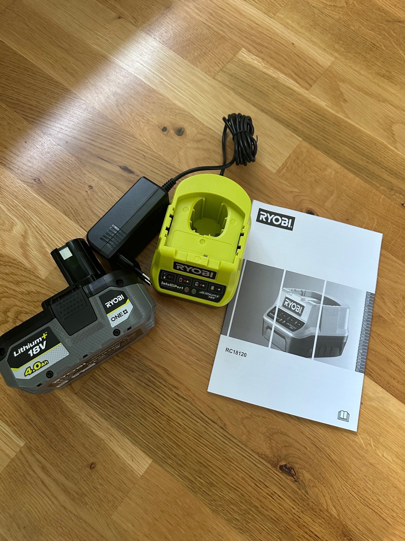 Se produkter som liknar Ryobi One+ Laddare och Batter.. på Tradera ...