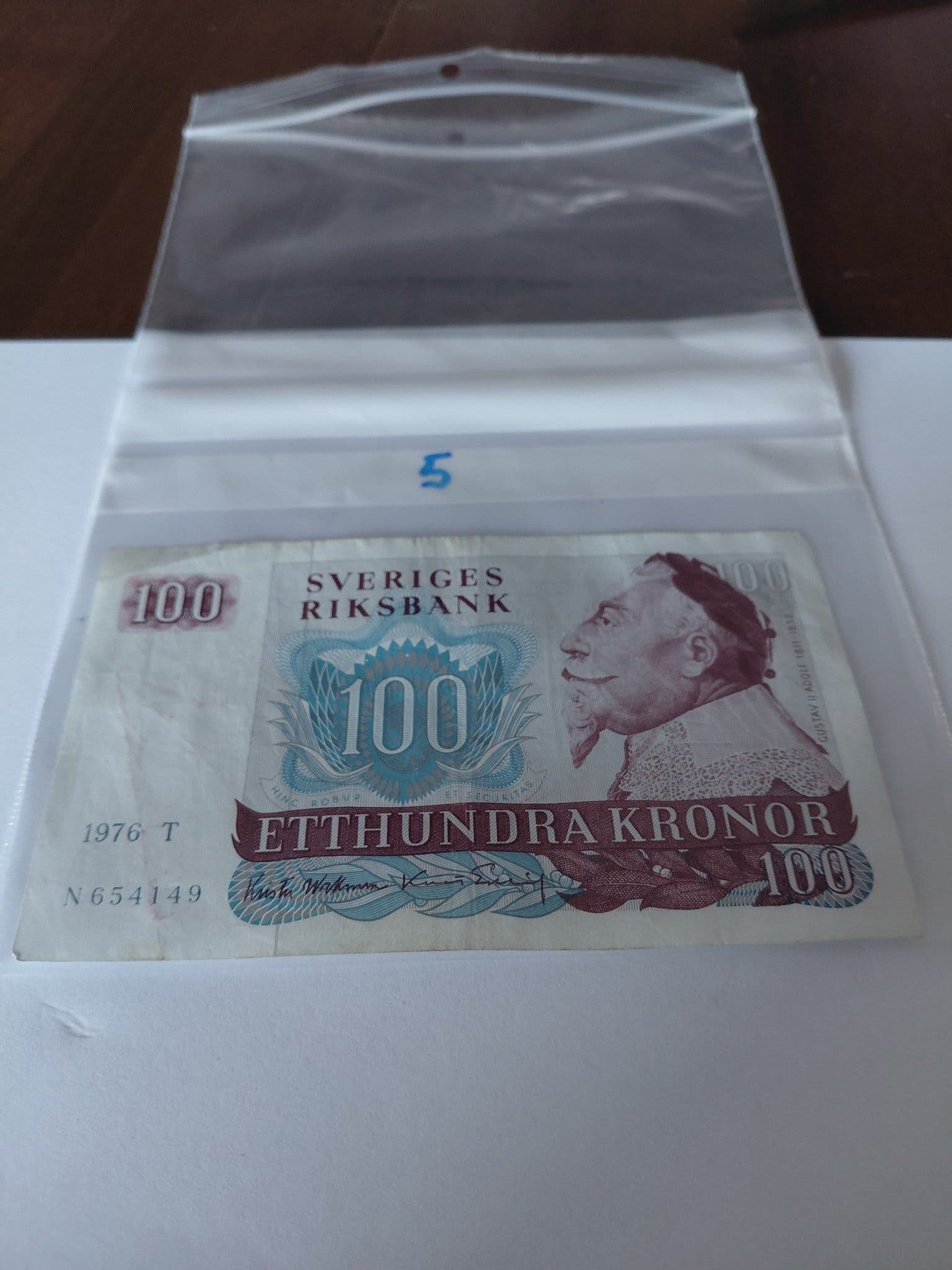 Se produkter som liknar Svensk Sedel - 100 Kronor på Tradera (703277054)