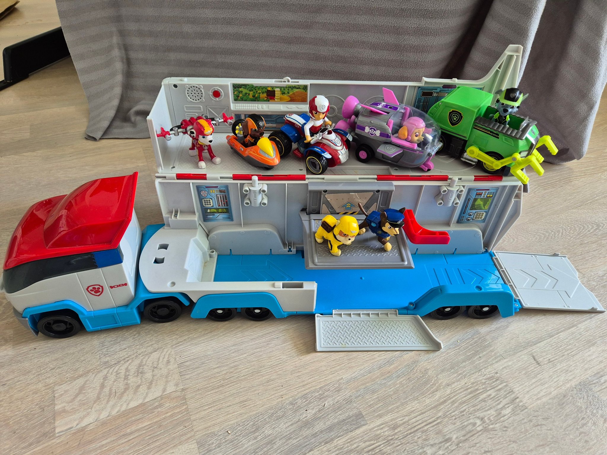 Se produkter som liknar Paw patrol buss Paw patroller.. på Tradera ...