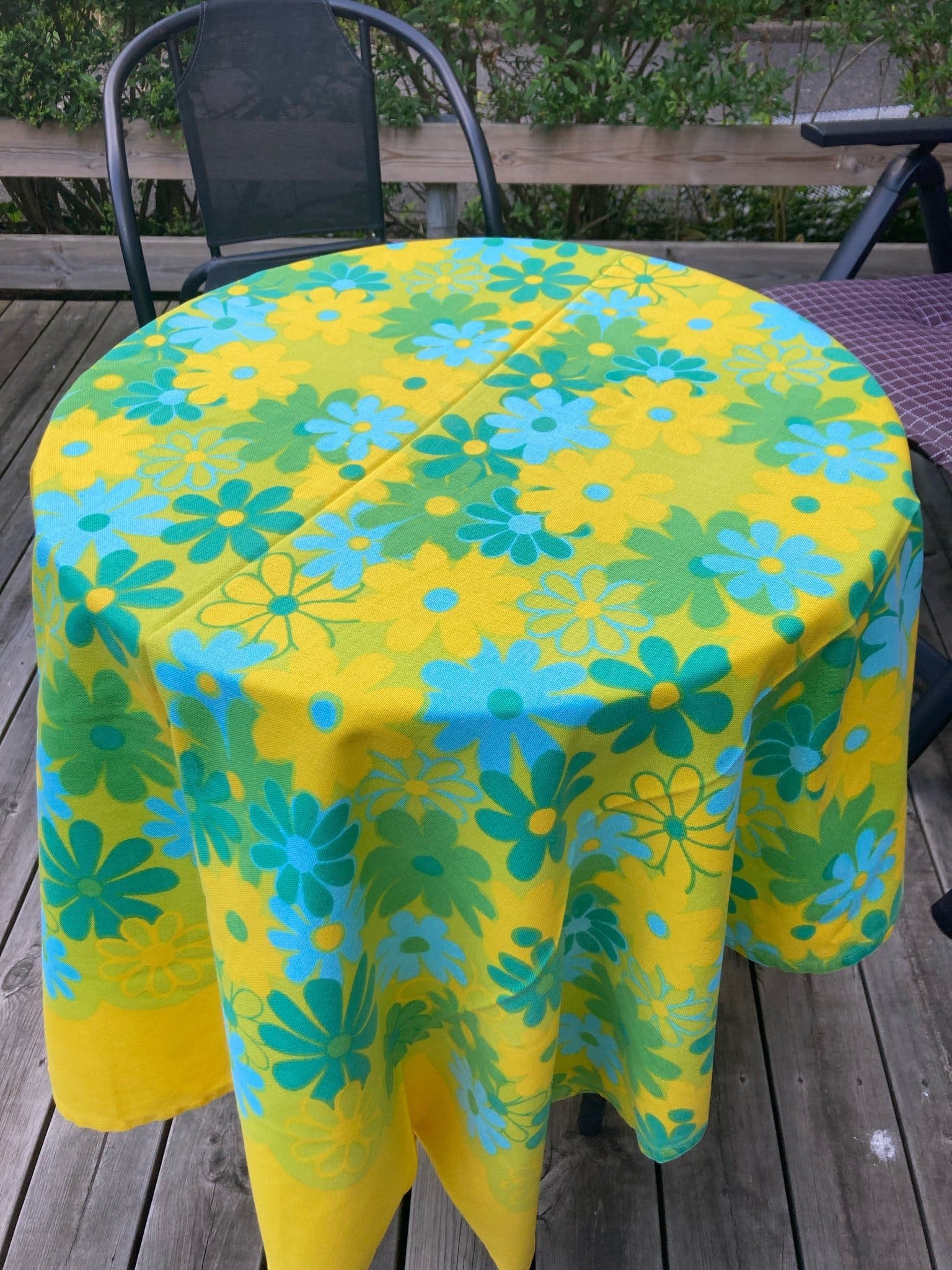 Retro Rund Duk med Blommor | Köp på Tradera (684304066)