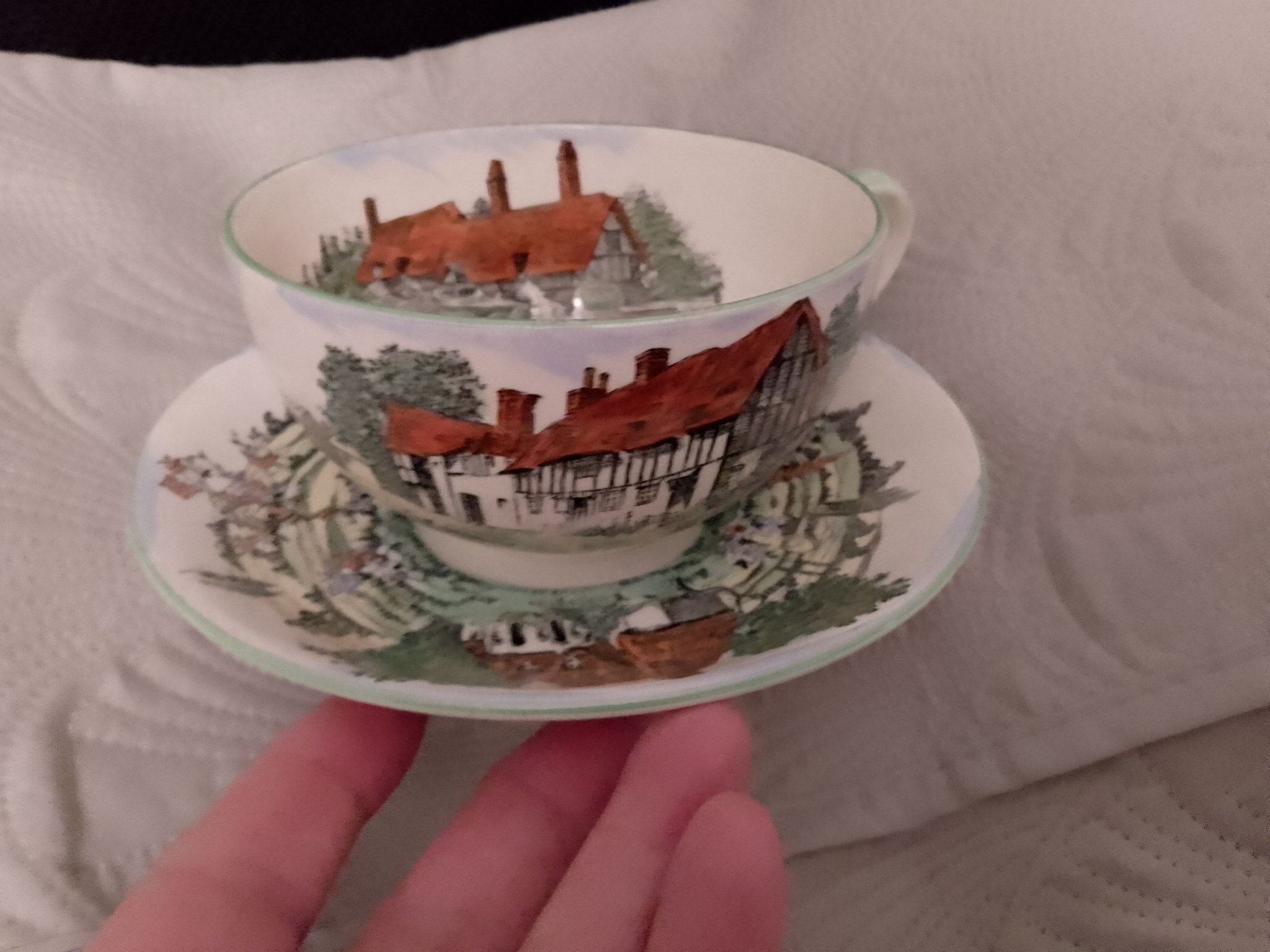Se produkter som liknar ?OLD ENGLAND CROWN DEVON ANN:.. på Tradera ...