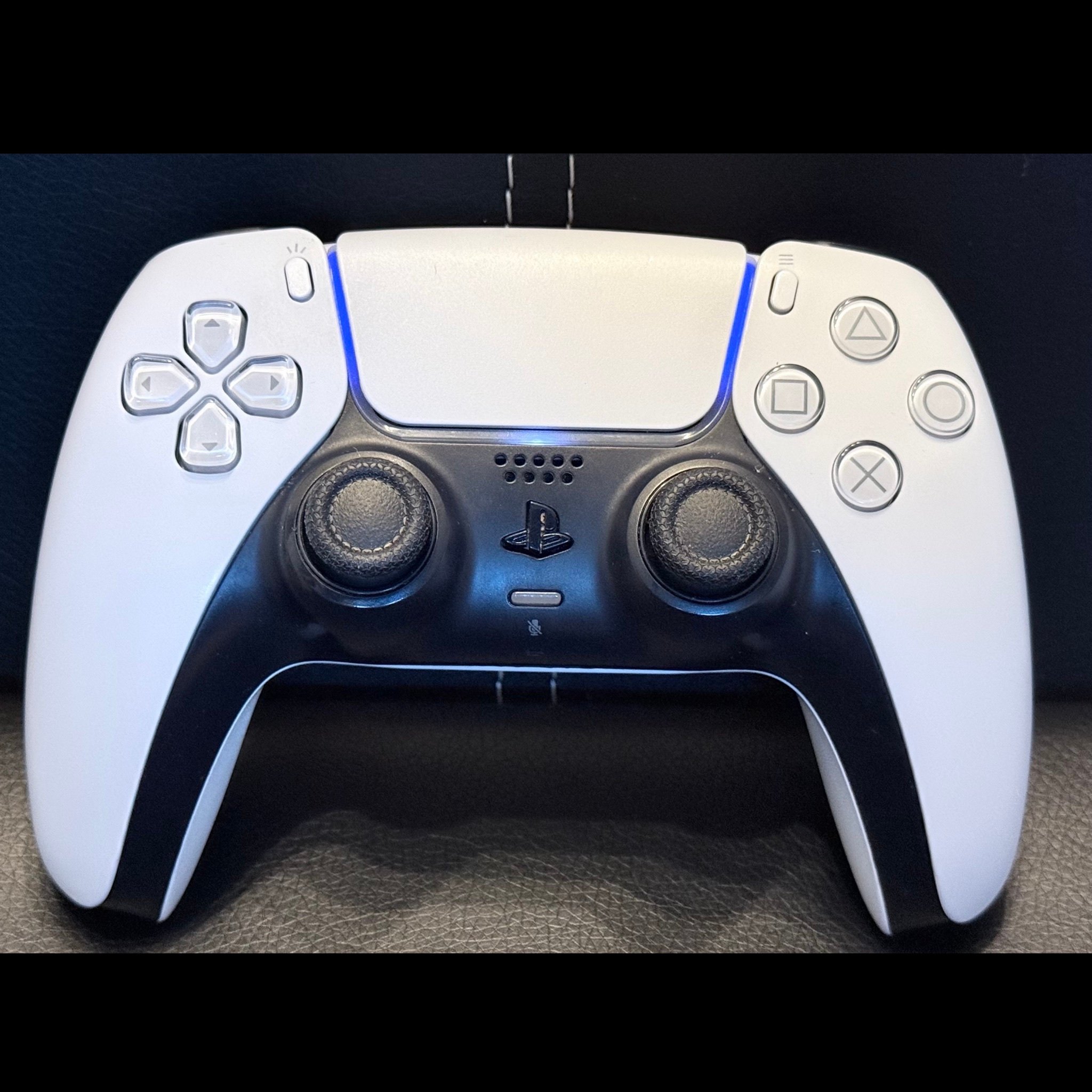 PS5 DualSense med TMR uppgraderade sticks från .. | Köp på Tradera ...